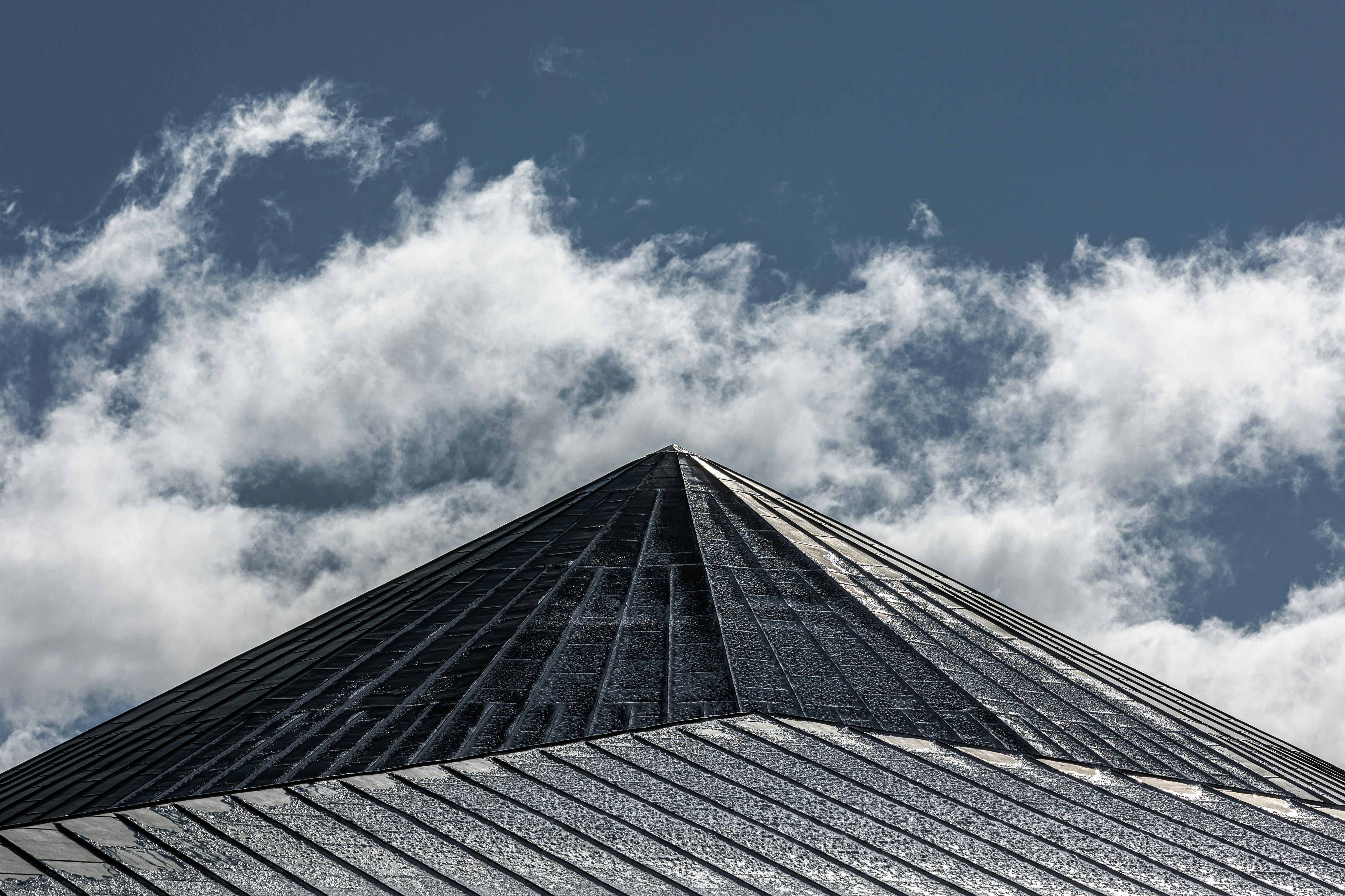 Steel Roof Pictures | Download Free Images on Unsplash