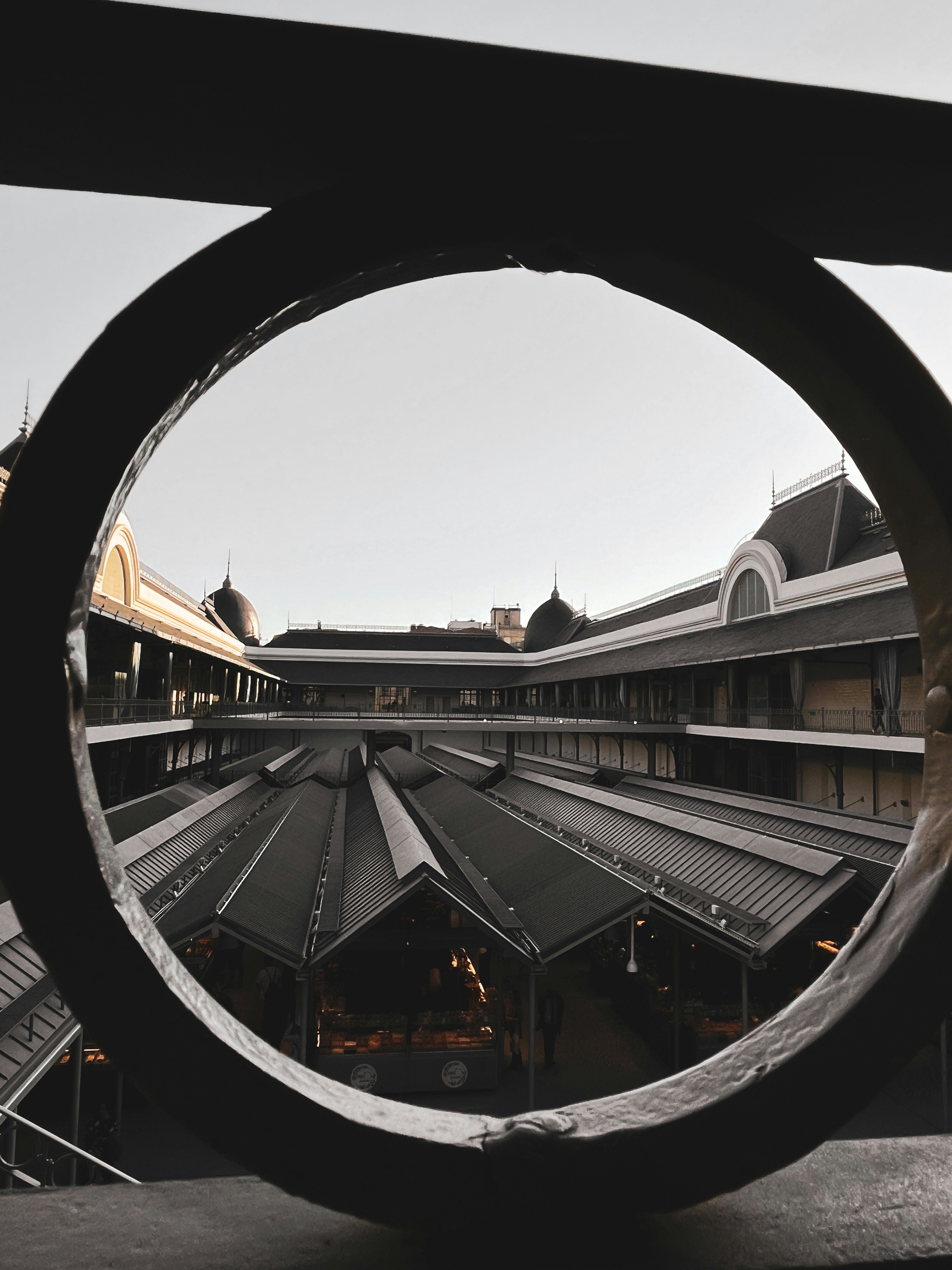 Framed Serenity: A Glimpse into Architectural Harmony