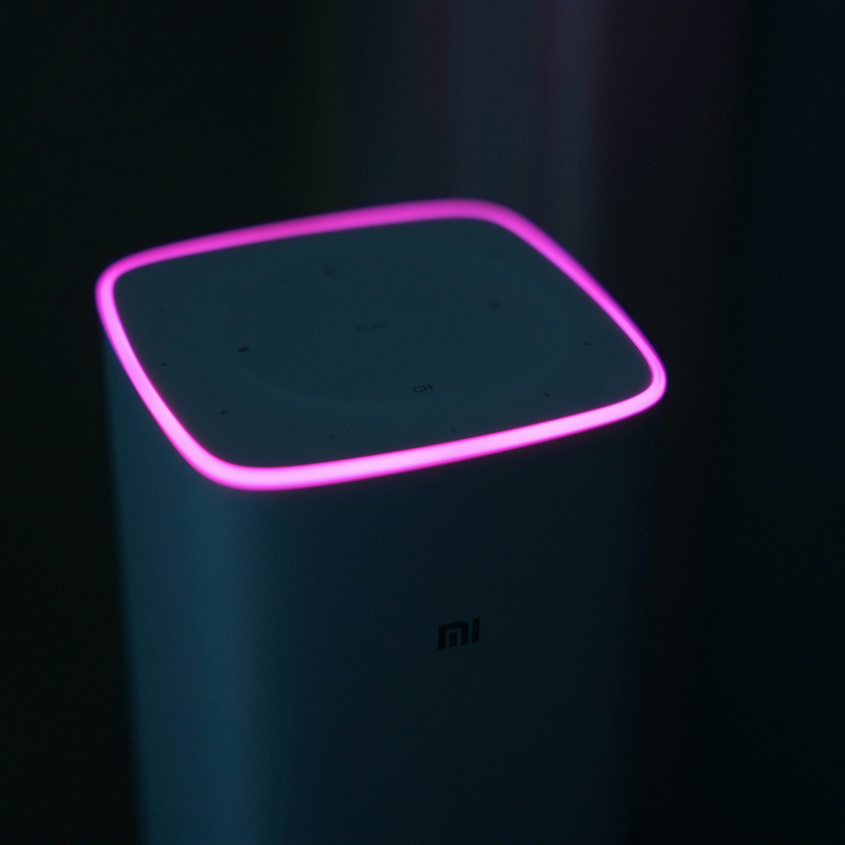 Xiaomi AI Speaker in an poorly lit environment