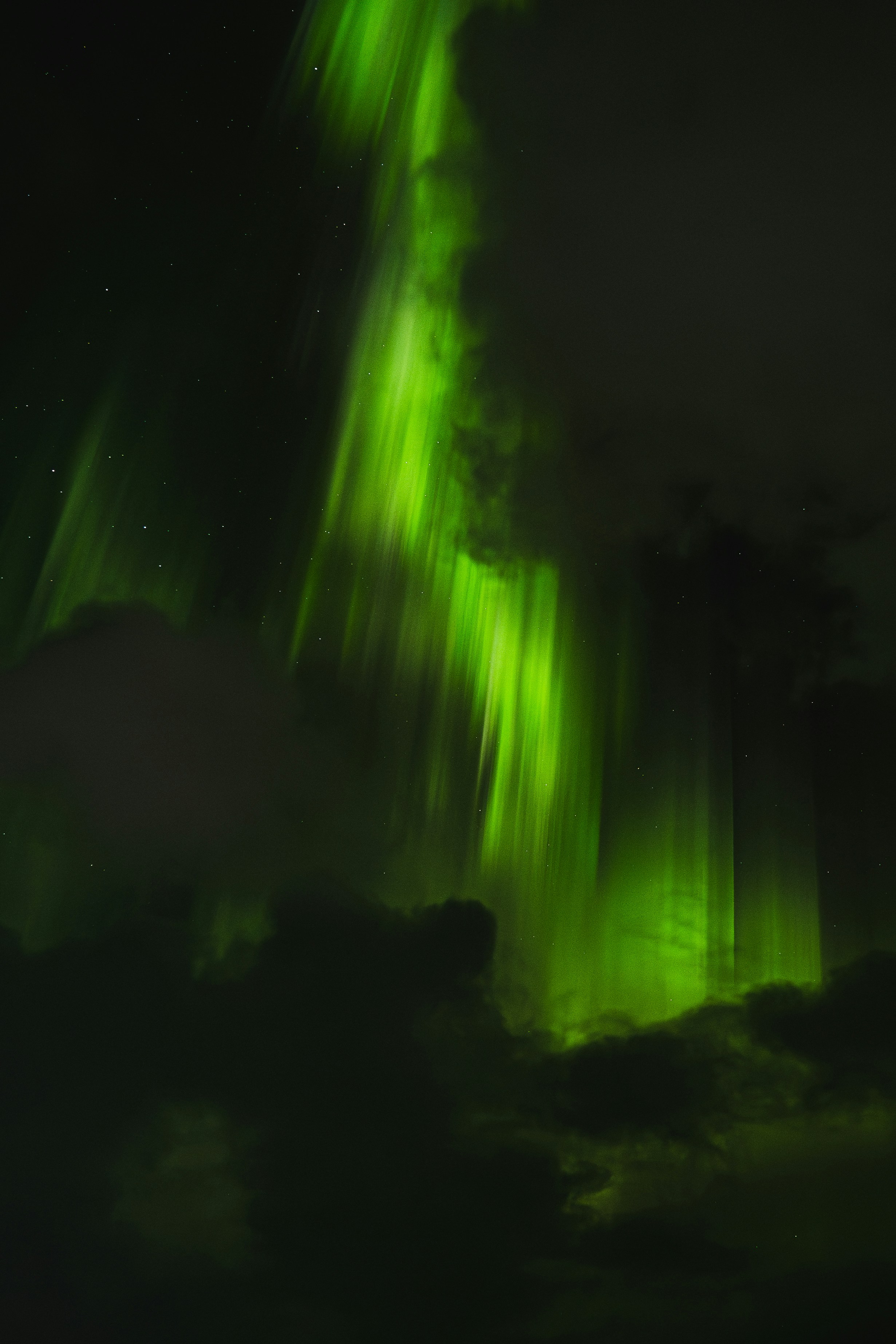 instagram: @auchynnikau | a very bright green light in the sky