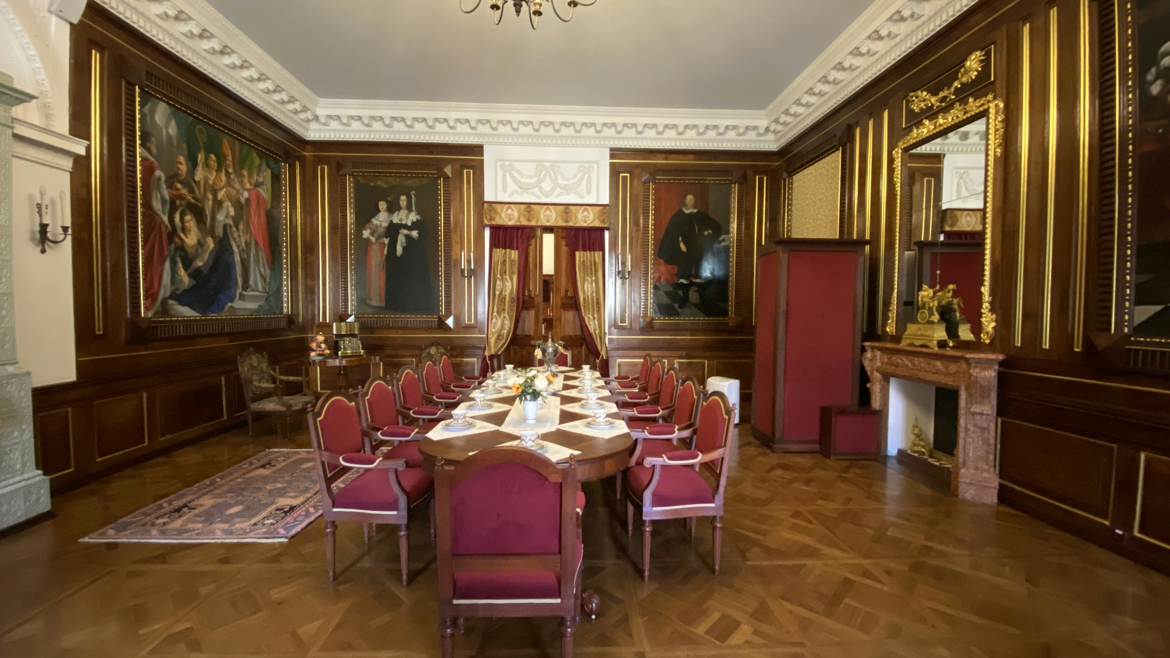A dining room with a long table and chairs photo – Free Старинный ...