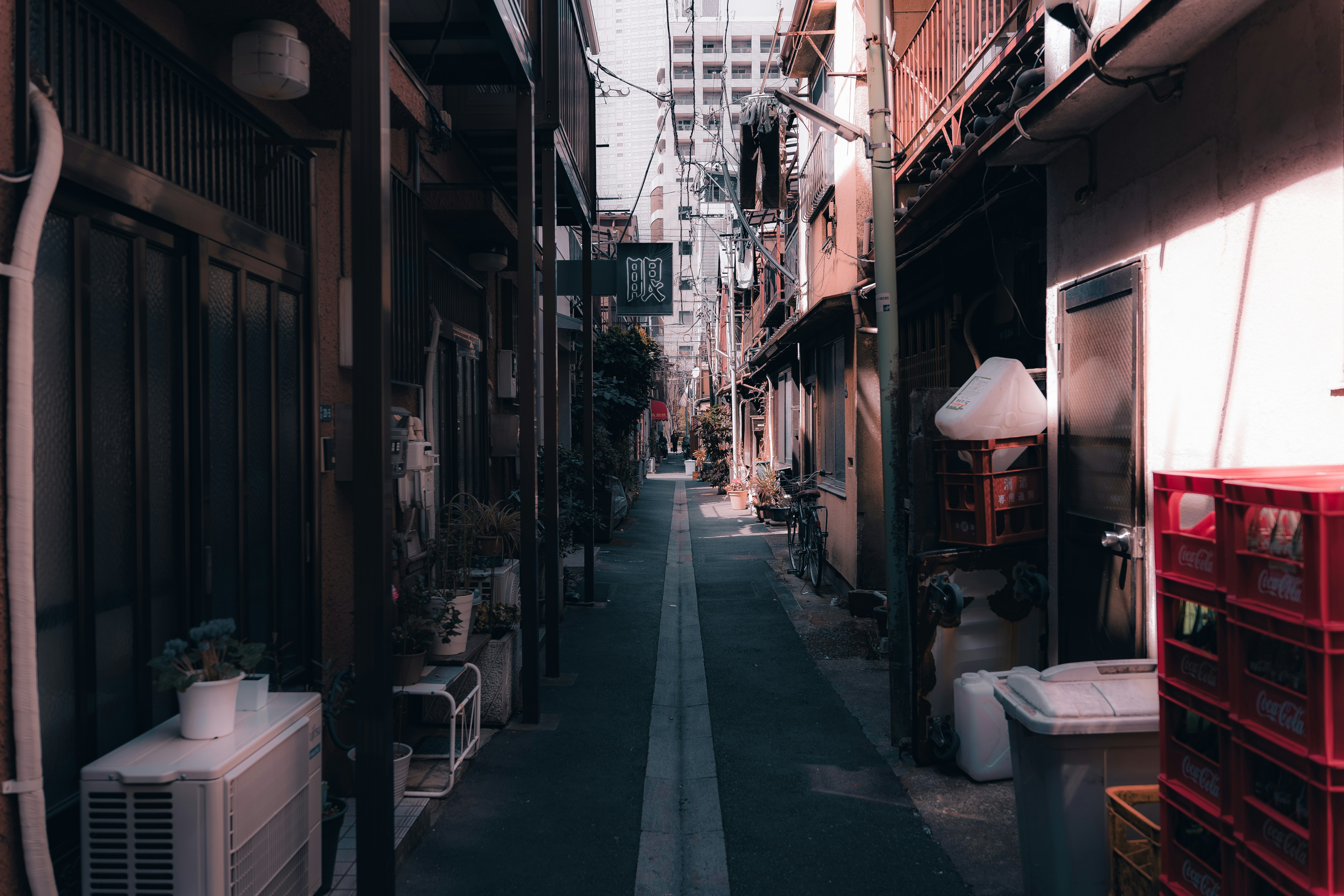 Back Alley Pictures | Download Free Images on Unsplash