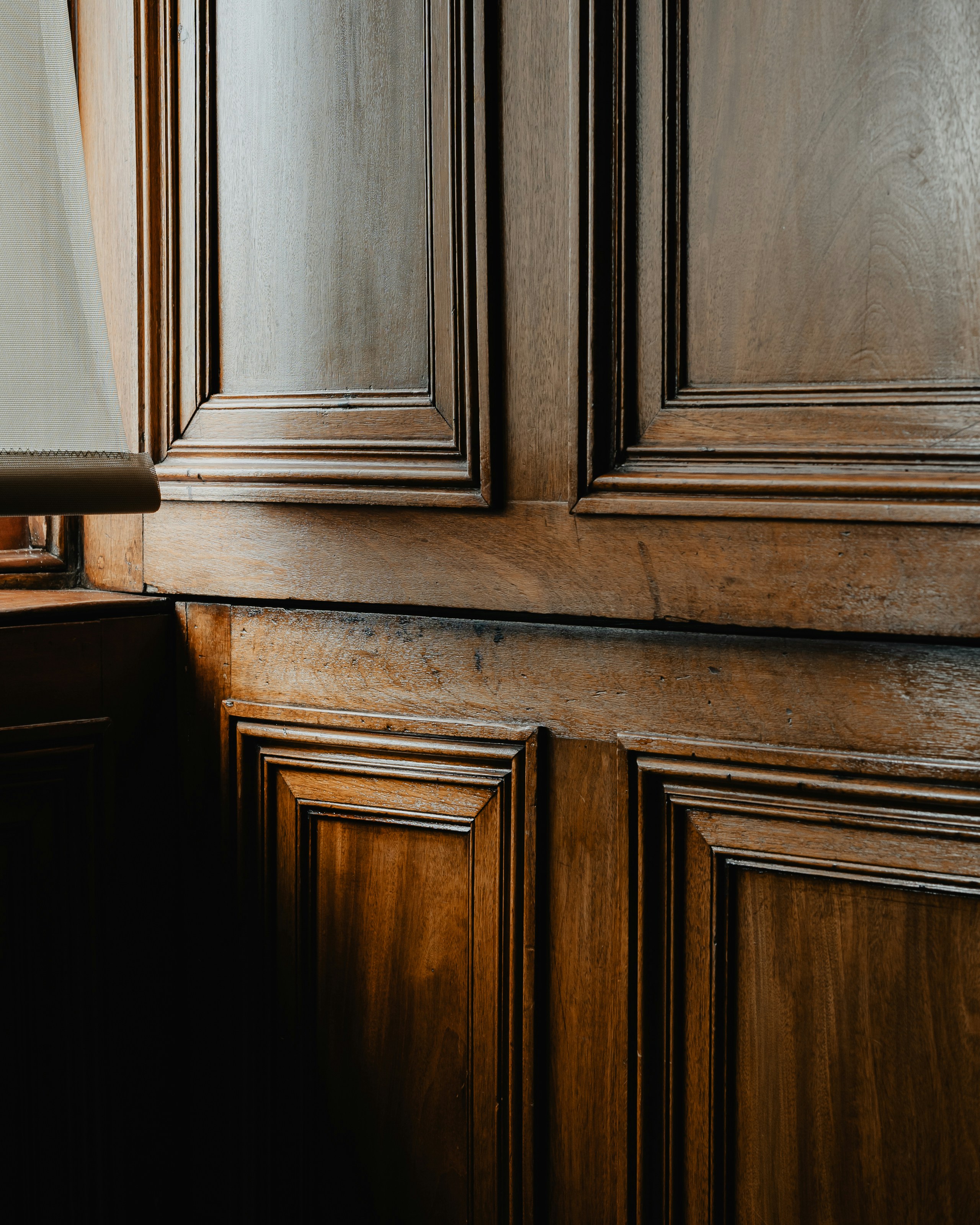 Kilkenny Castle 6/6 (IG: @clay.banks) | a lamp that is sitting on a table