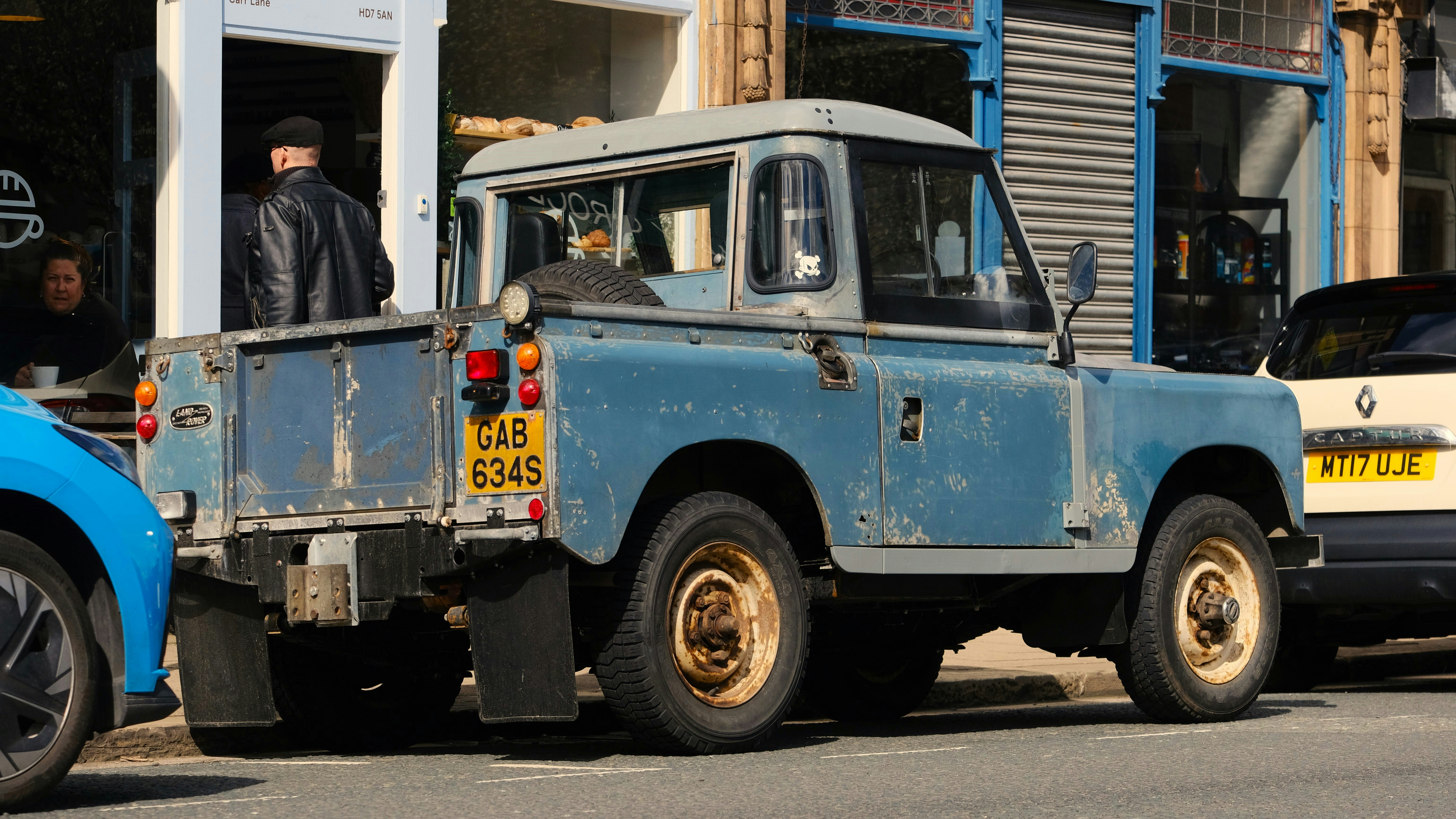 Please enjoy this picture of an old rusted Land Rover, captured during the afternoon in Slaithwaite. Photographed with a Fujifilm X-T3. For all enquiries, please contact me via Unsplash and I will endeavour to reply as soon as possible. Have a great day! [Rory Tucker / The Yorkshire Photographer]