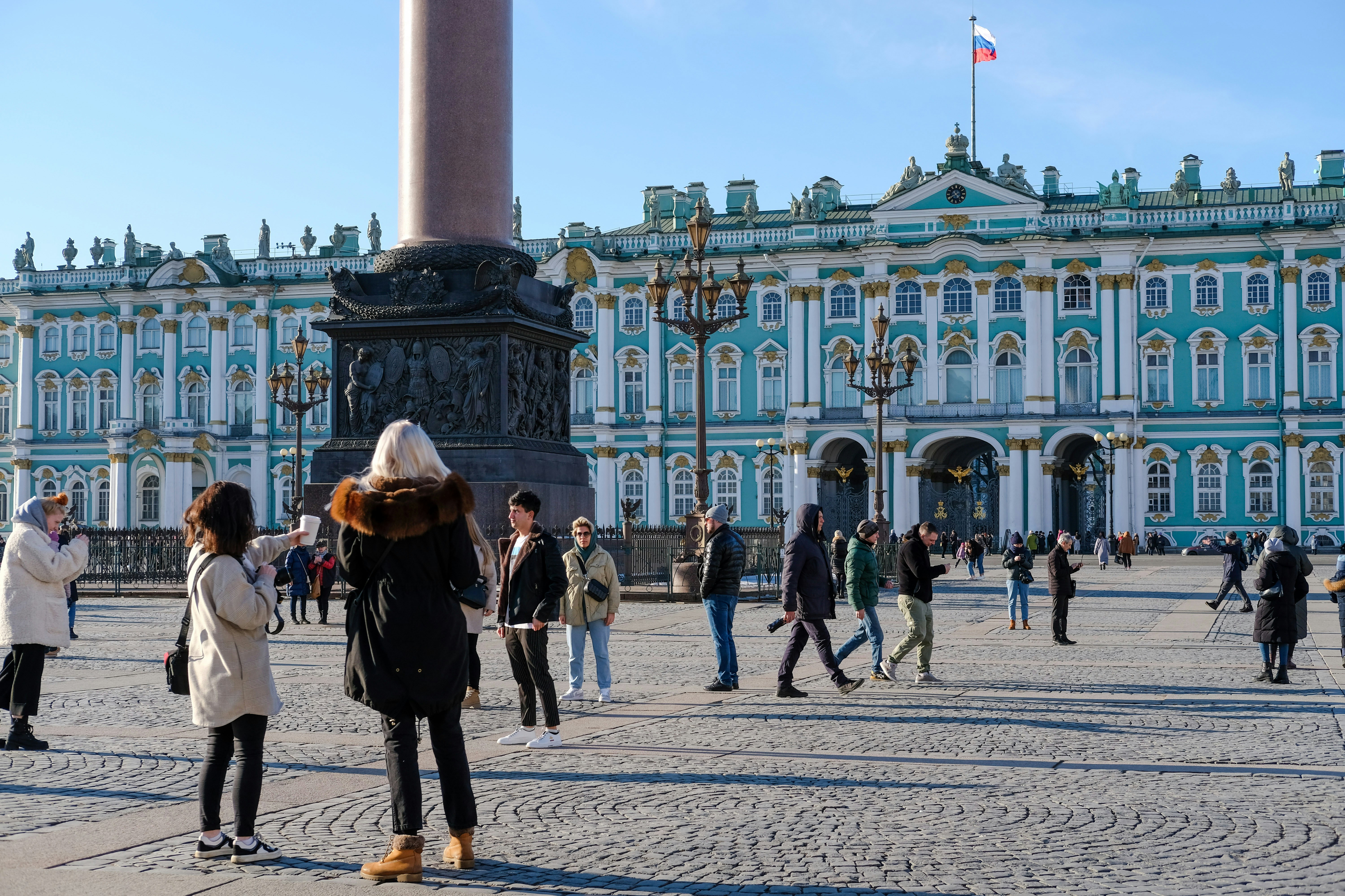Imperial Column and Turquoise Baroque: Everyday Life on Palace Square