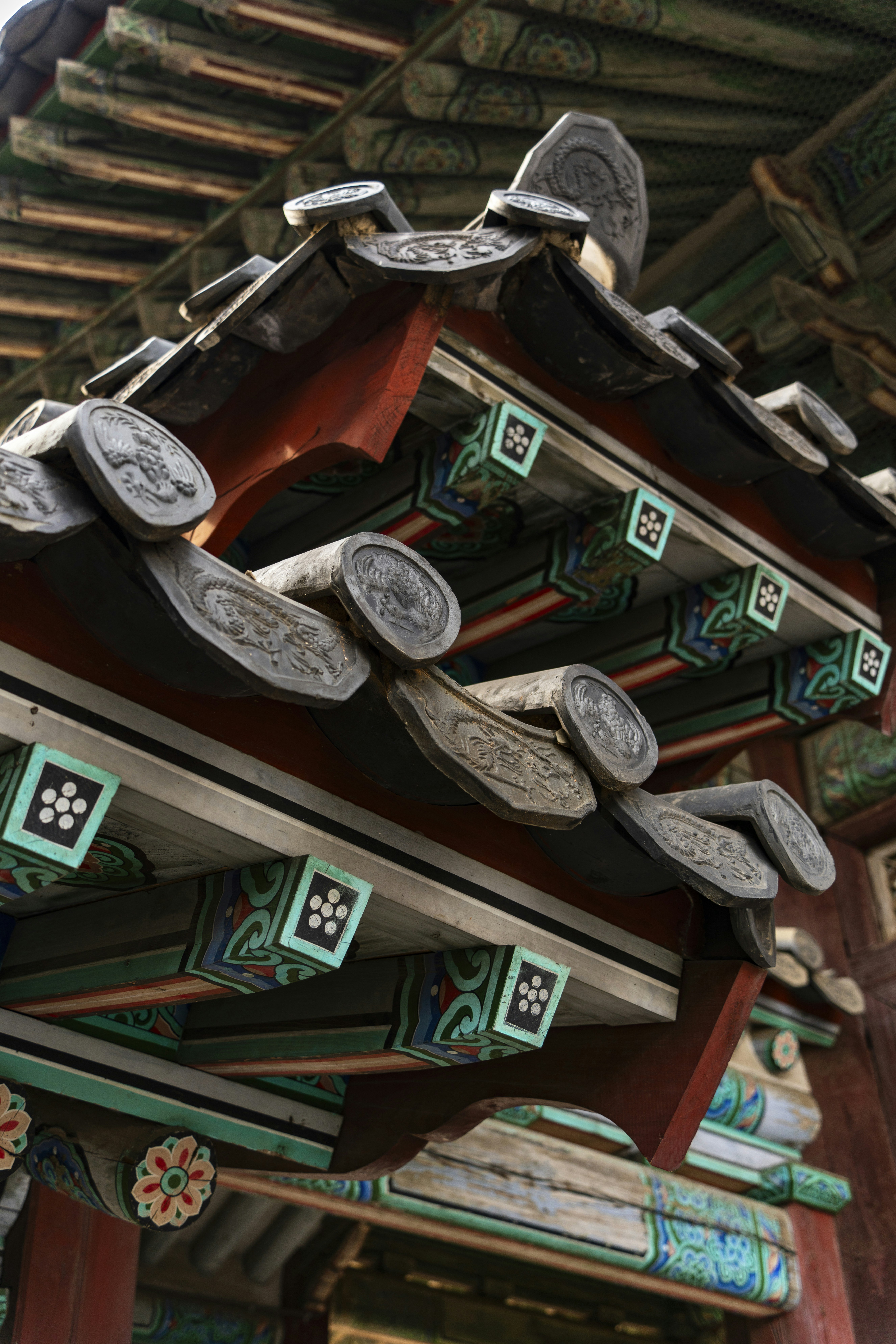 Curved Tiles and Dancheong Delicacy: A Close-Up on Traditional Korean Eaves