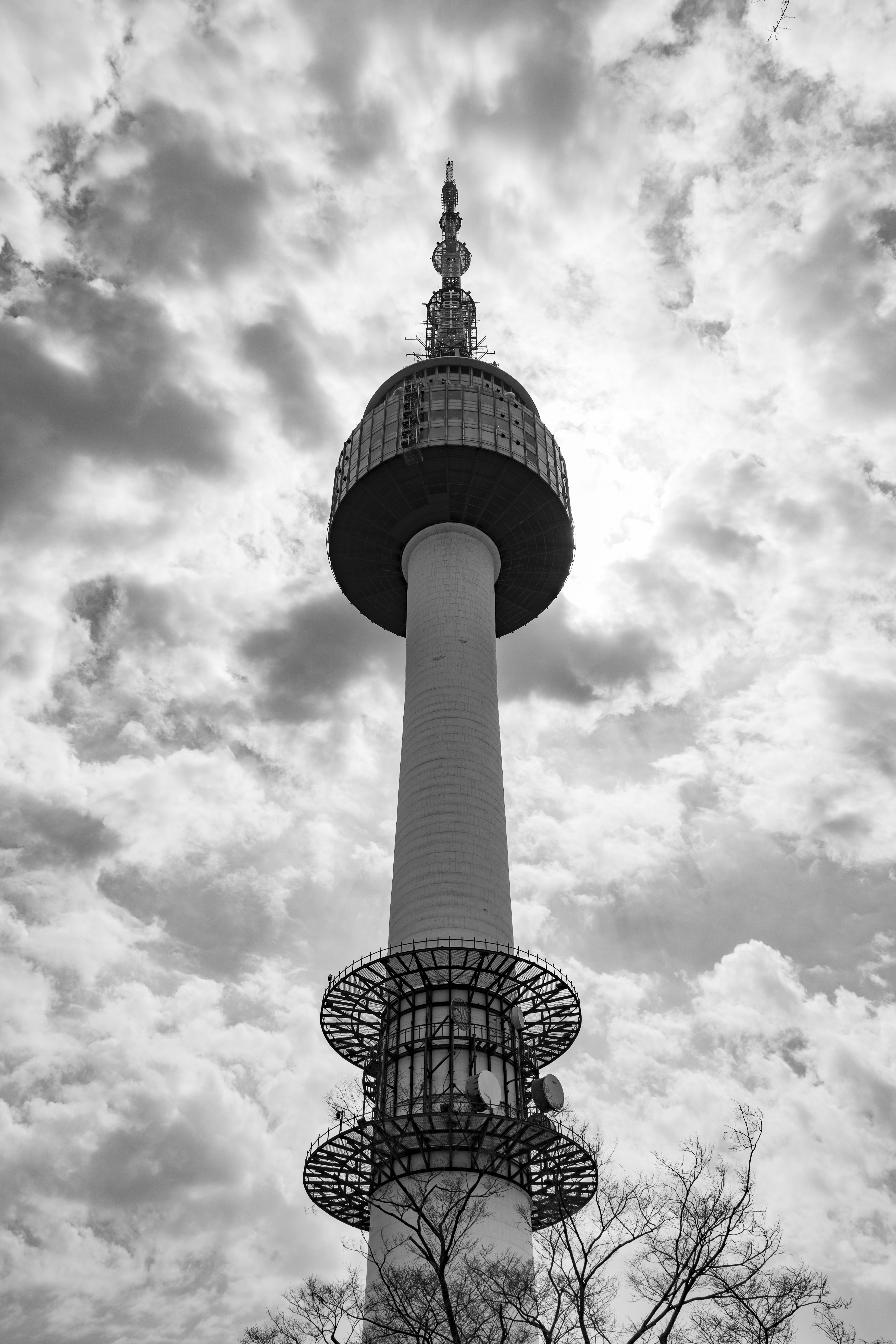 Crown of Steel: Tower Pierces the Clouded Sky