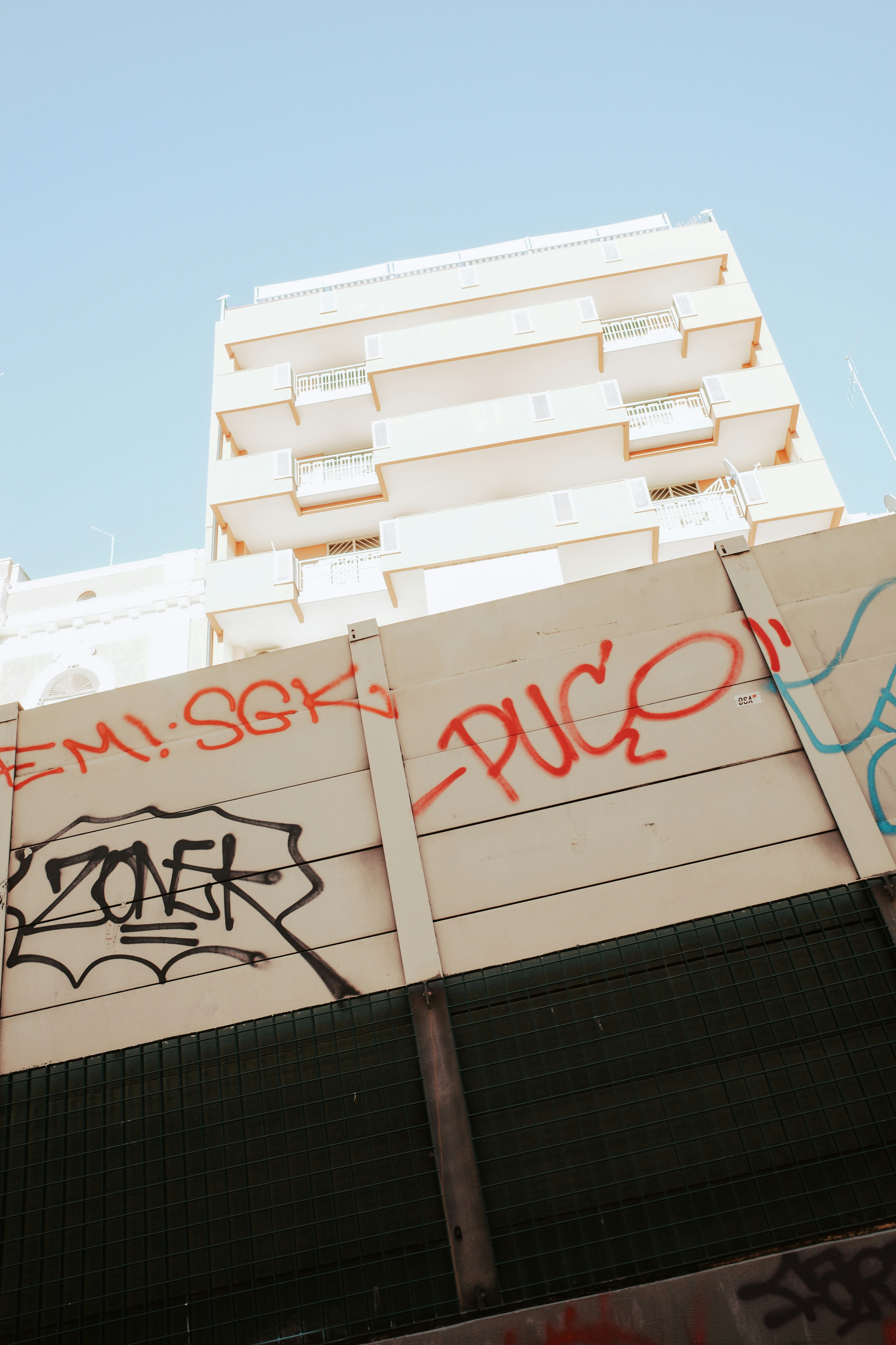 Urban Canvas: Graffiti Meets Architecture