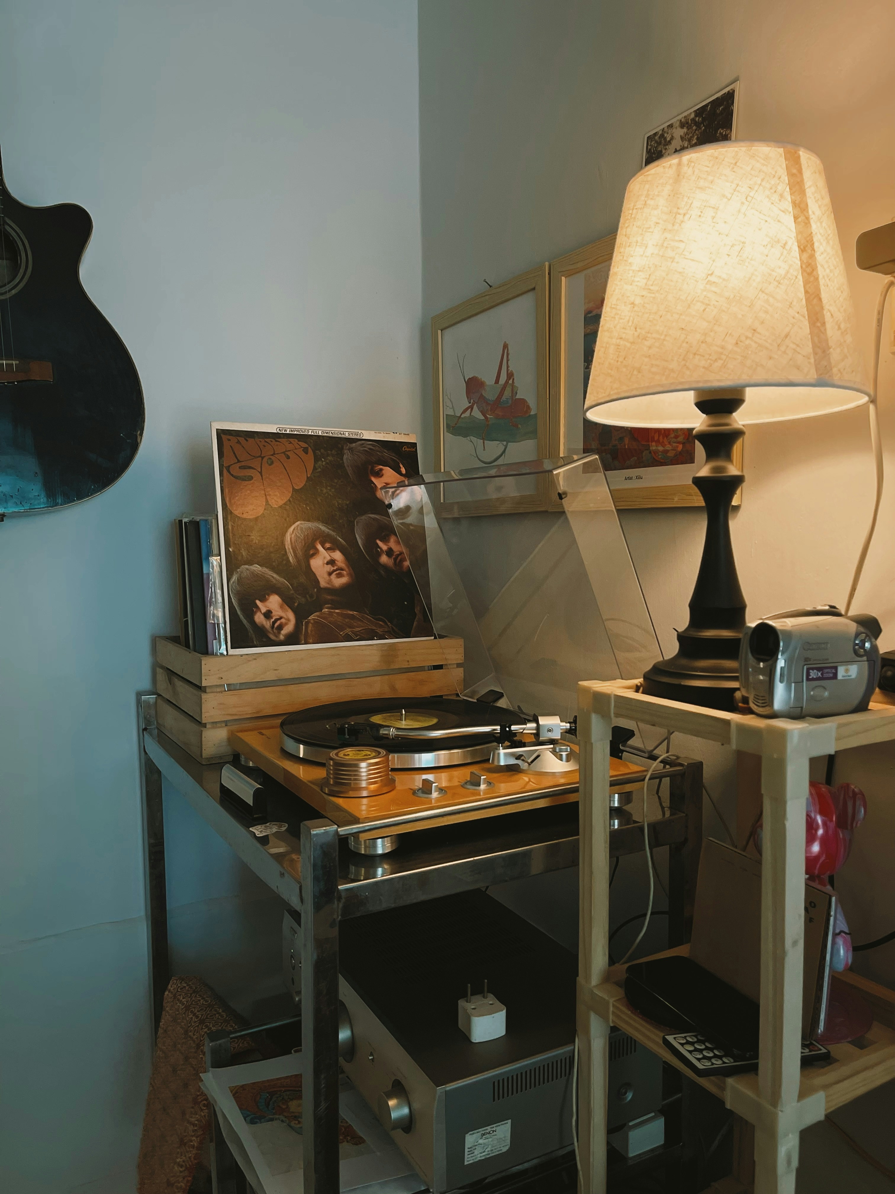 A table with a record player and a lamp photo – Free Music Image on ...