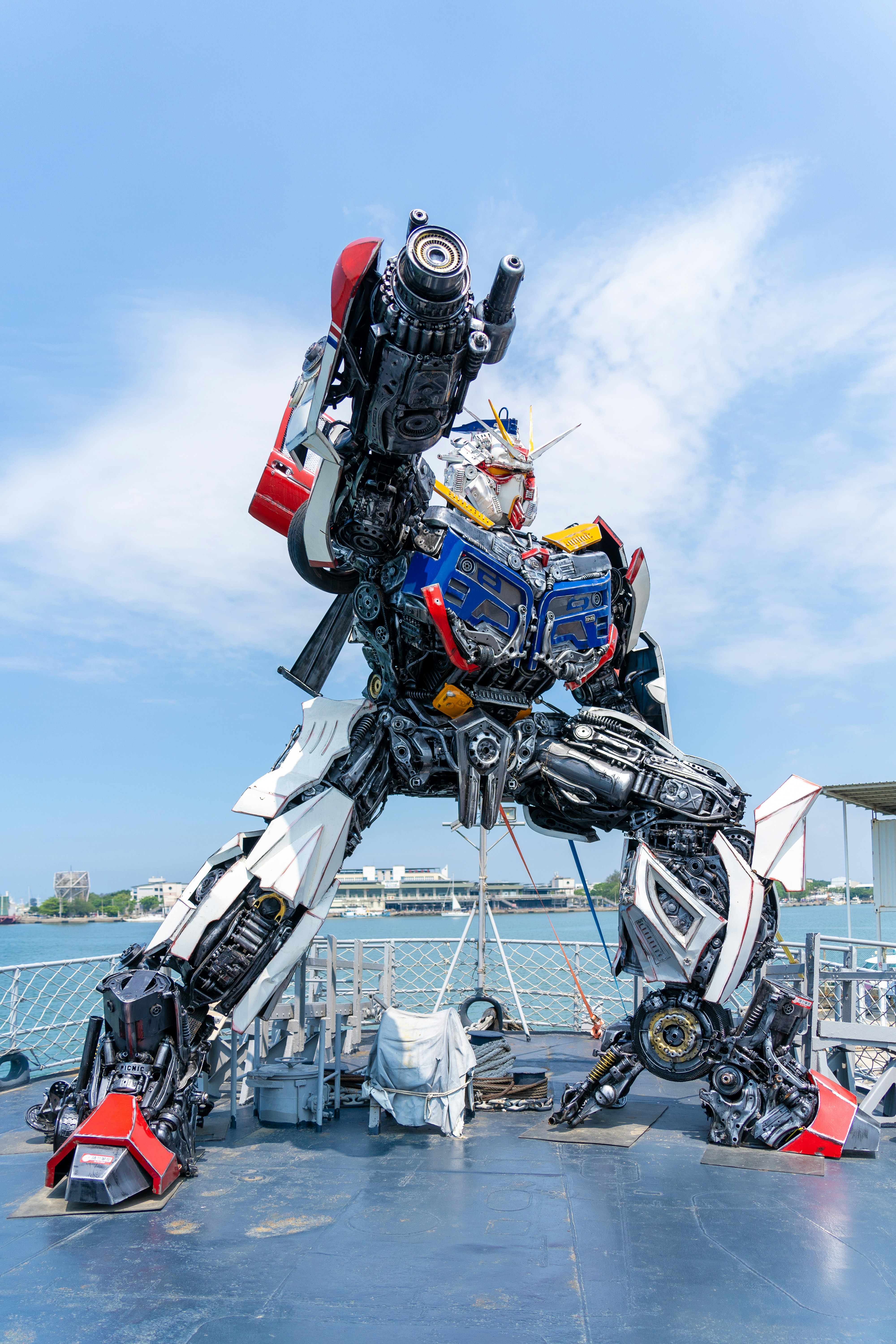 Mechanical Sentinel: A Titan of Steel and Imagination