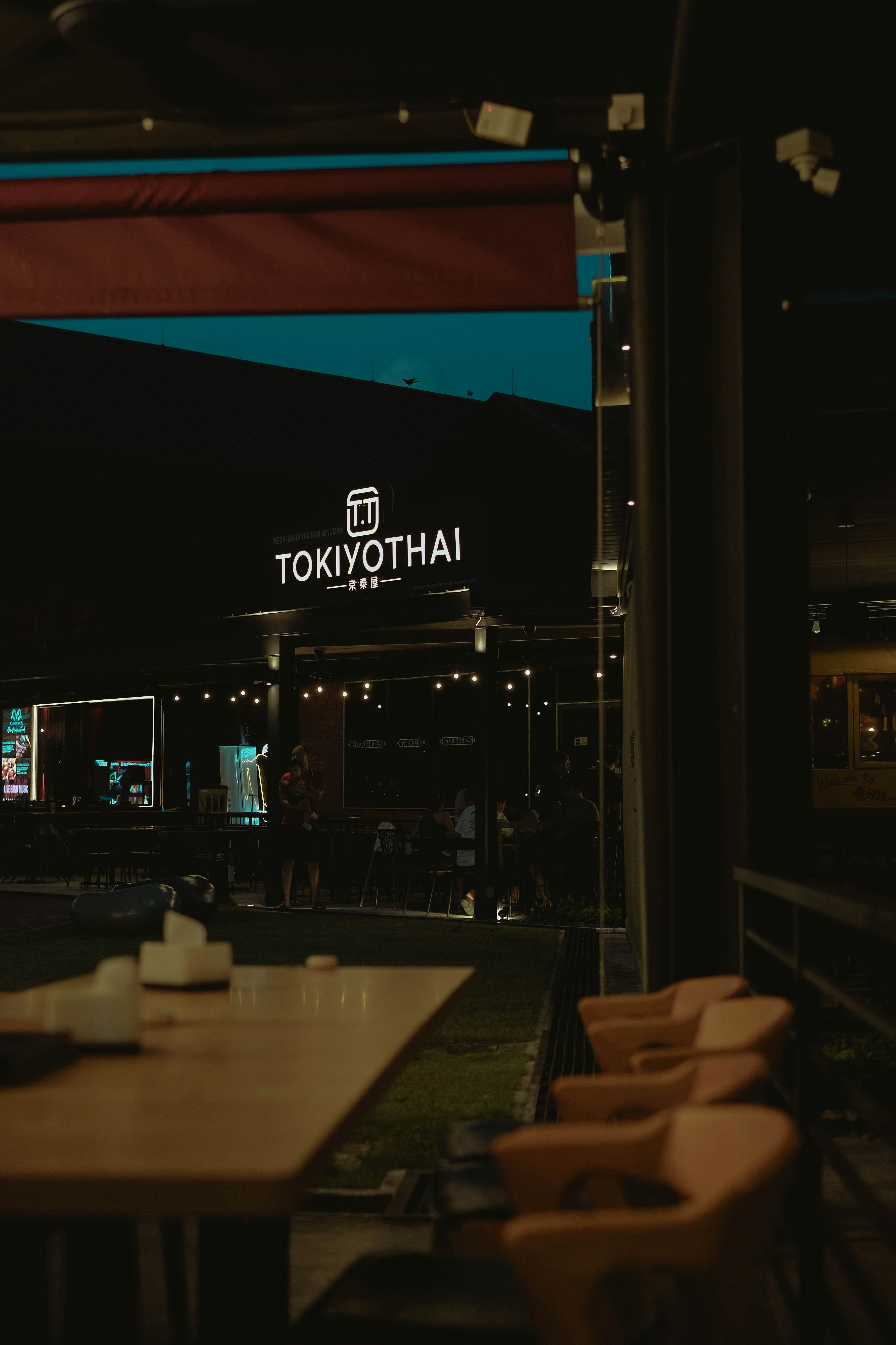 Neon Quiet at TOKIYOTHAI: Night Café Terrace