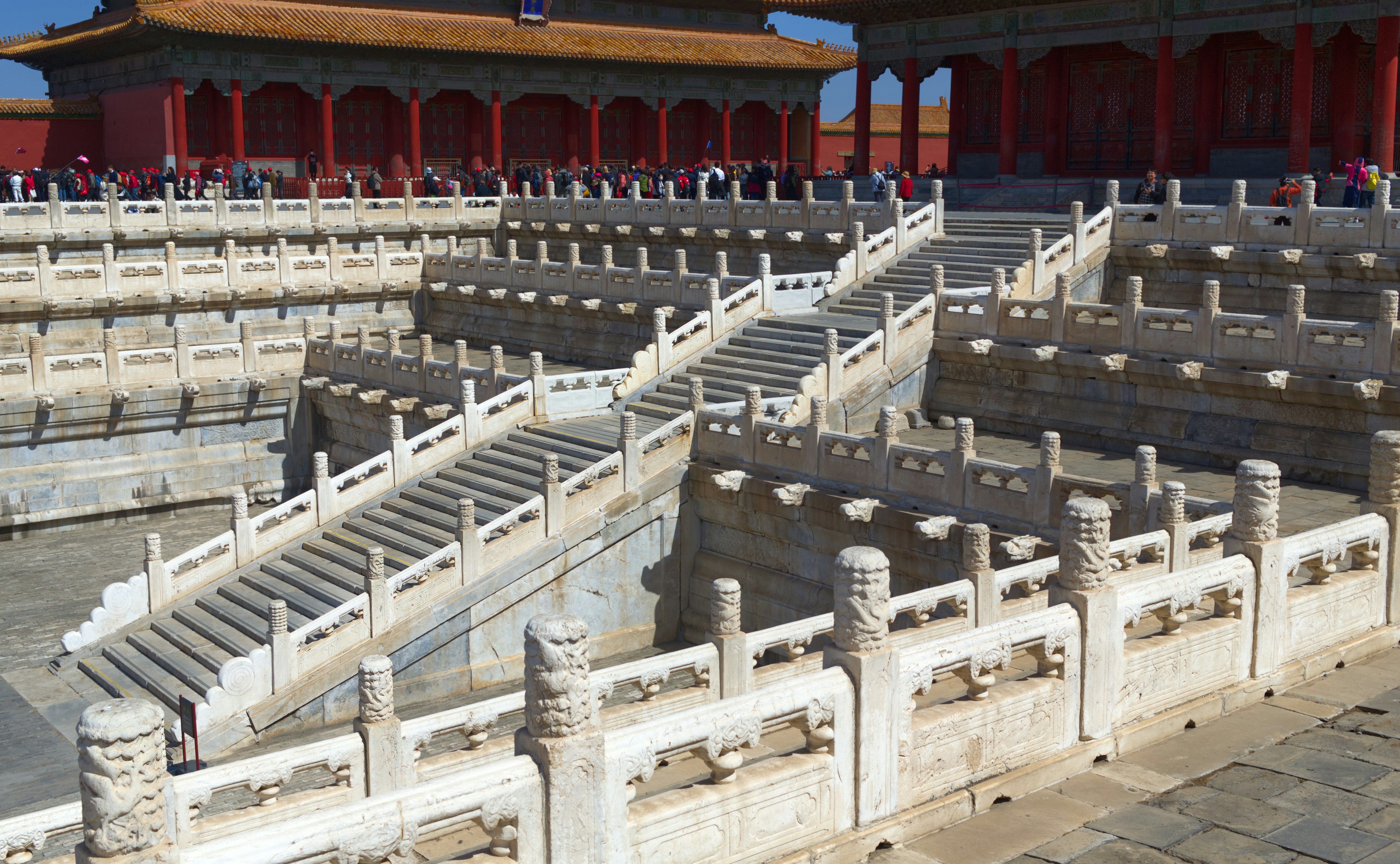 Tiered Stoneway to a Crimson Gate: Geometry of an Imperial Courtyard