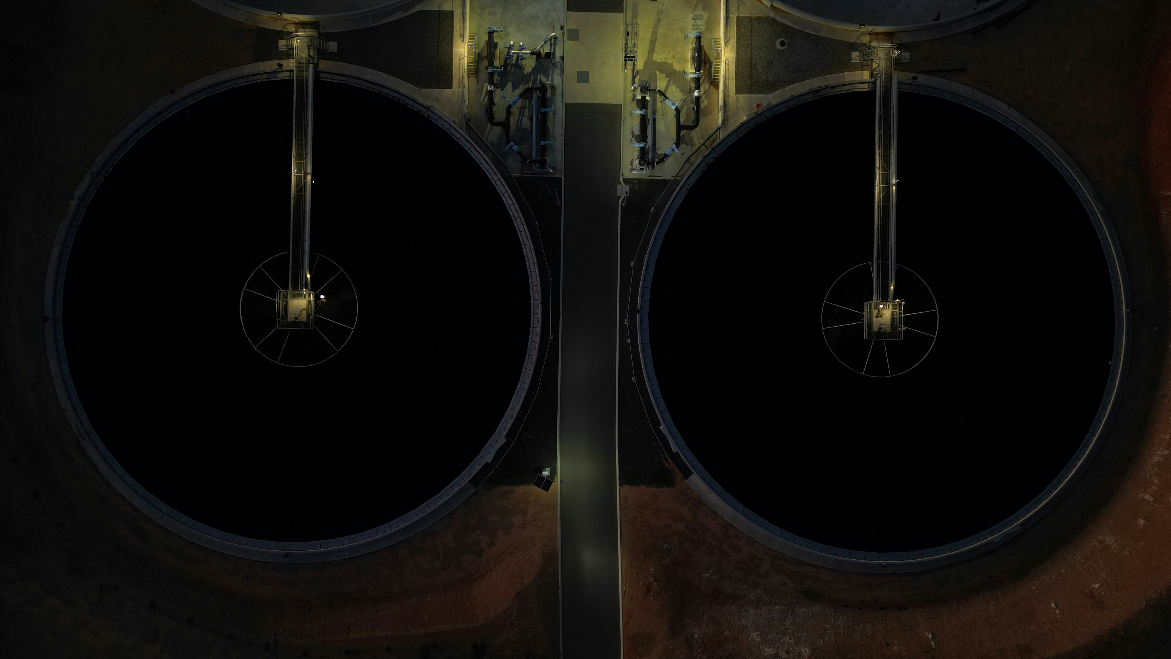 A pair of large round windows in a building photo – Free Australia ...