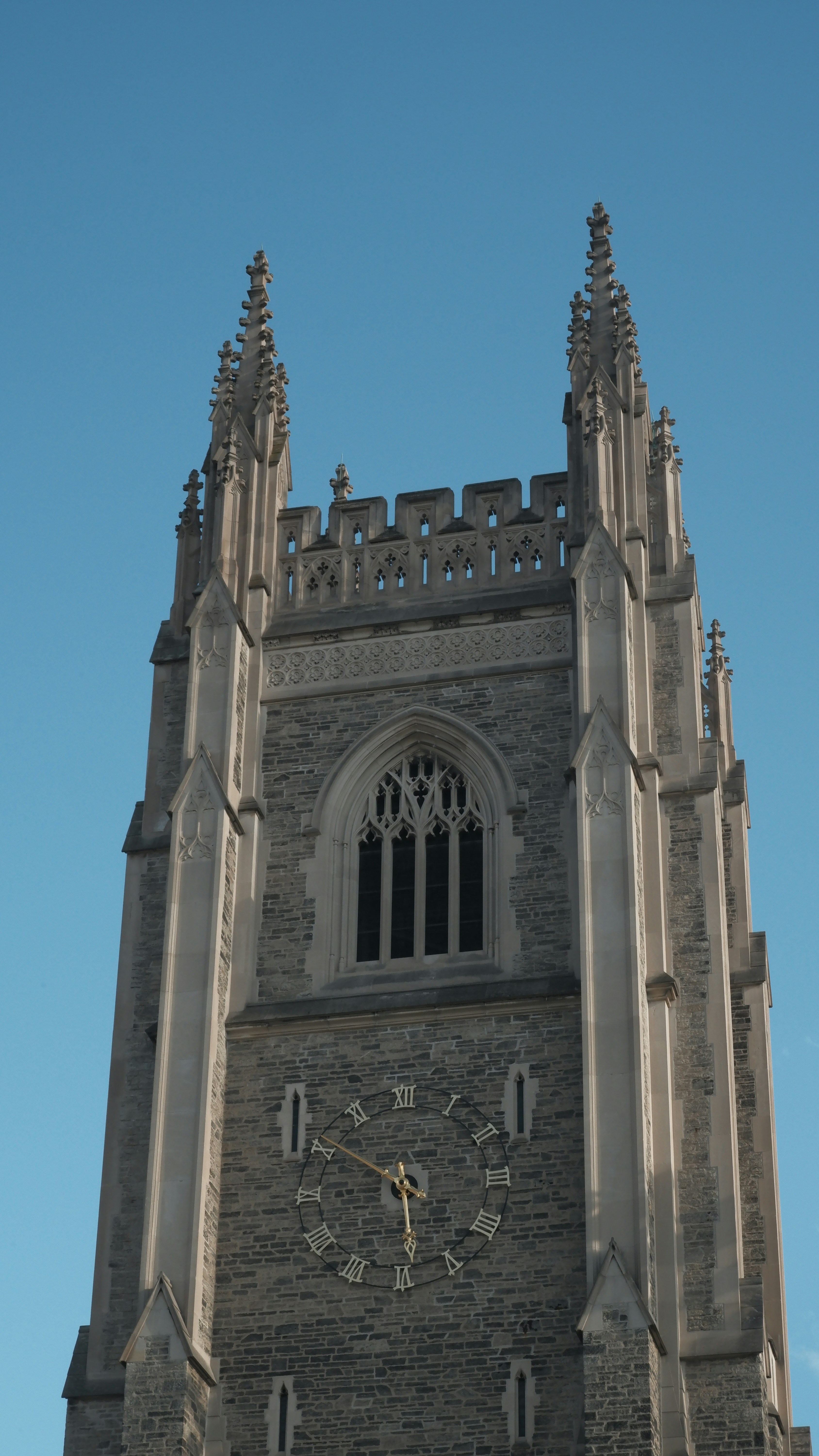 A large clock tower with a sky background photo – Free Building Image ...
