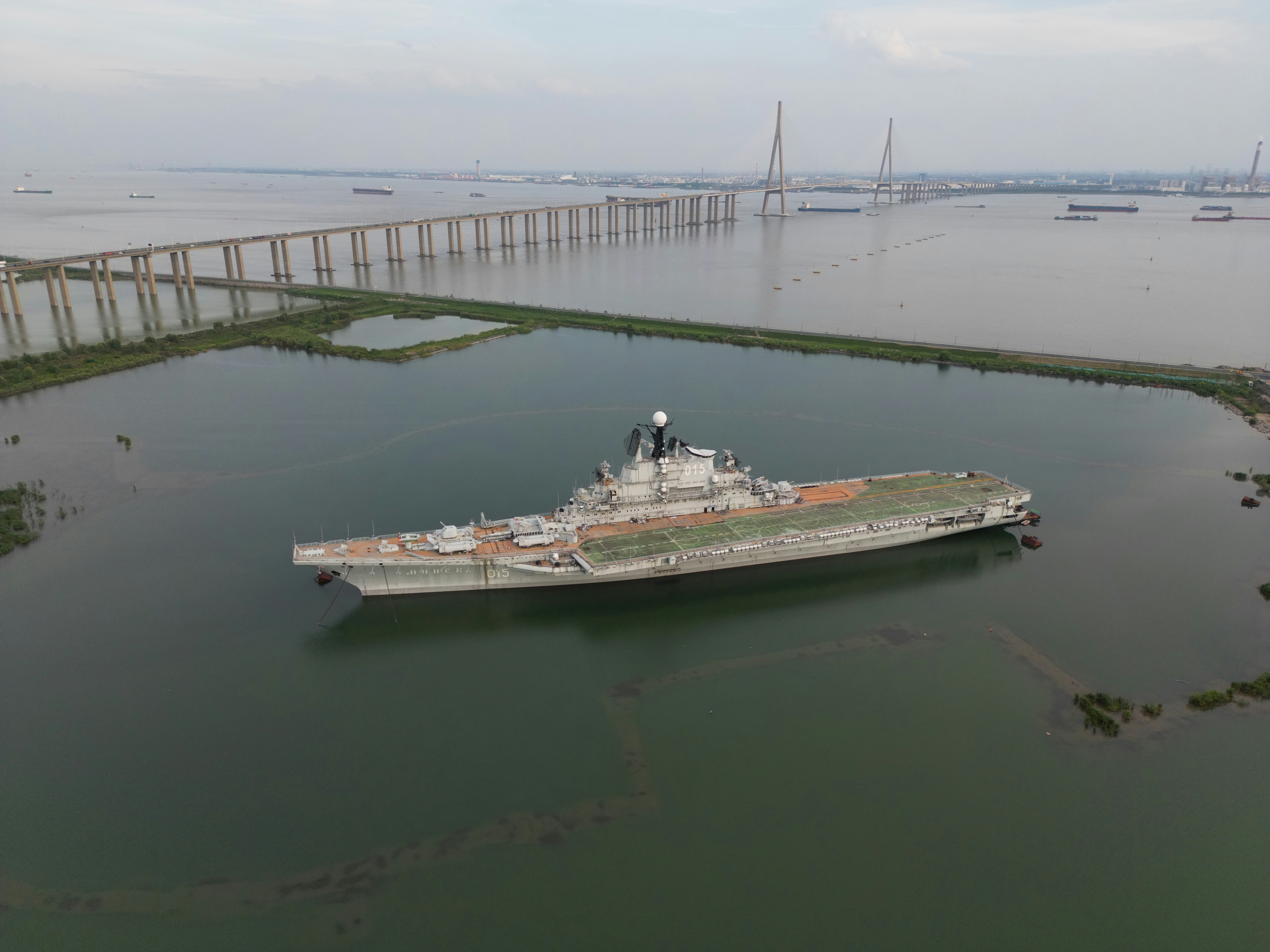 A large ship in a body of water photo – Free The aircraft carrier minsk ...