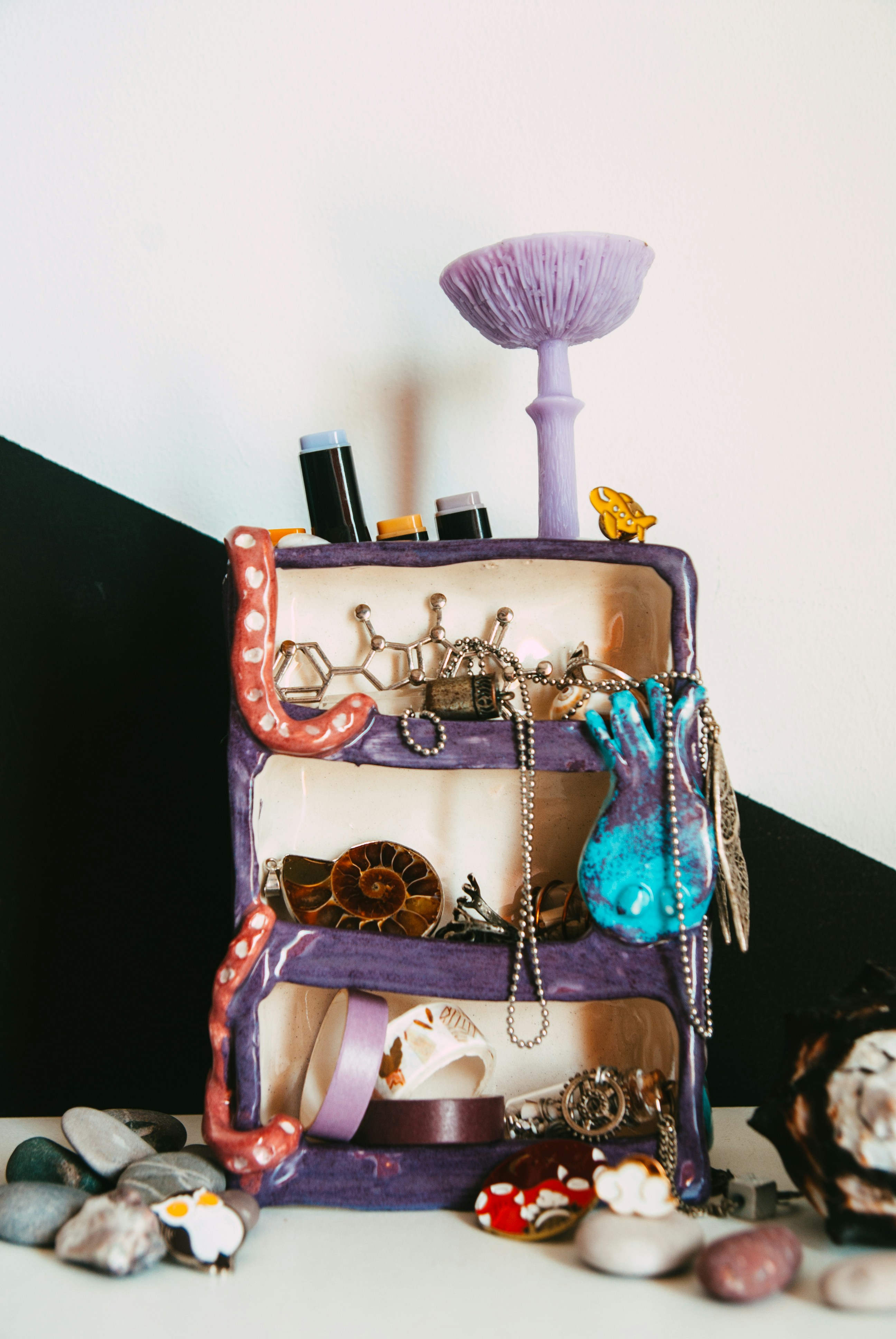 Lilac-Topped Treasure Keeper: A Tiny Jewelry Chest Brimming with Charms
