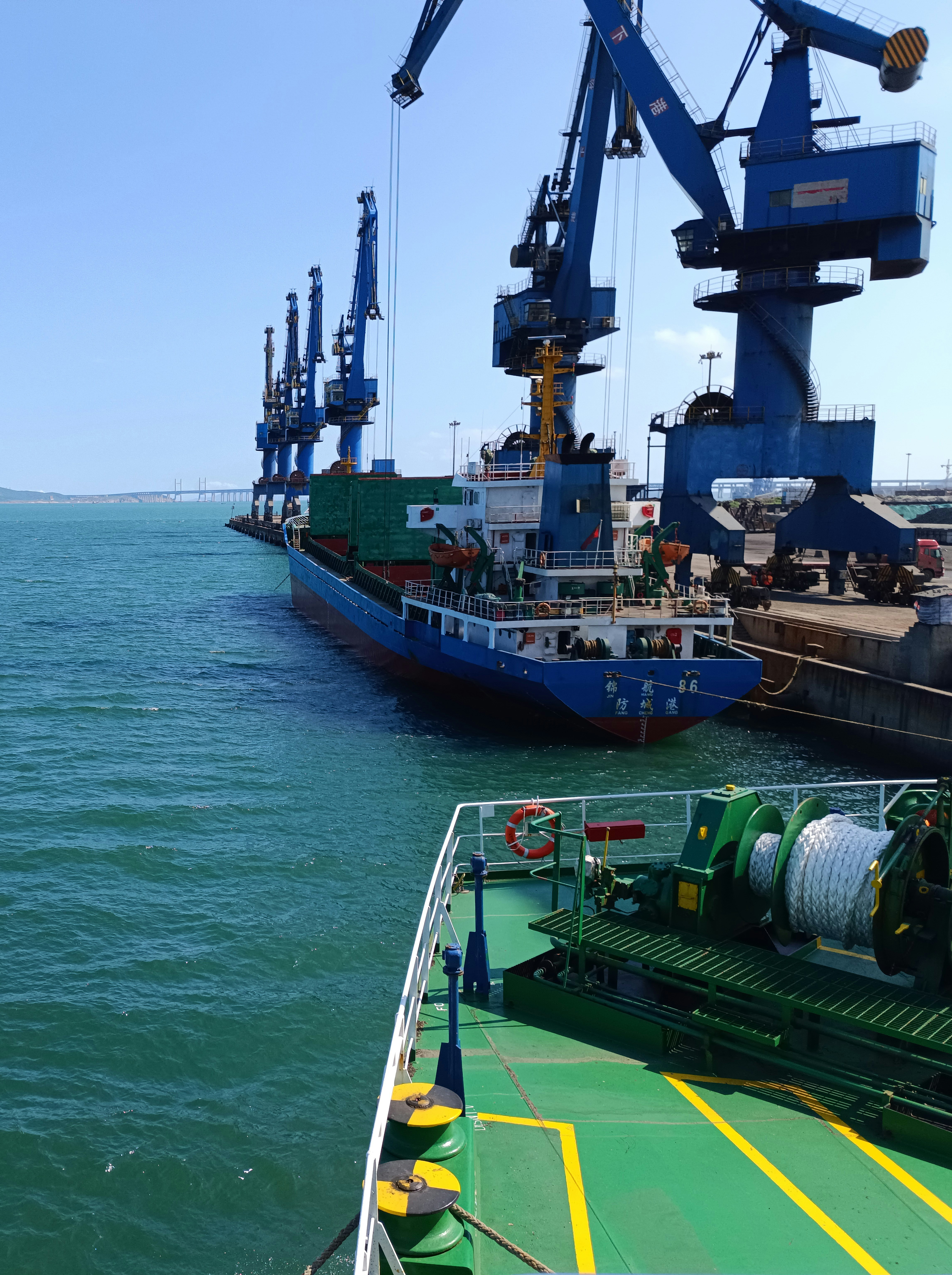 A large boat in a body of water photo – Free Songxia town Image on Unsplash