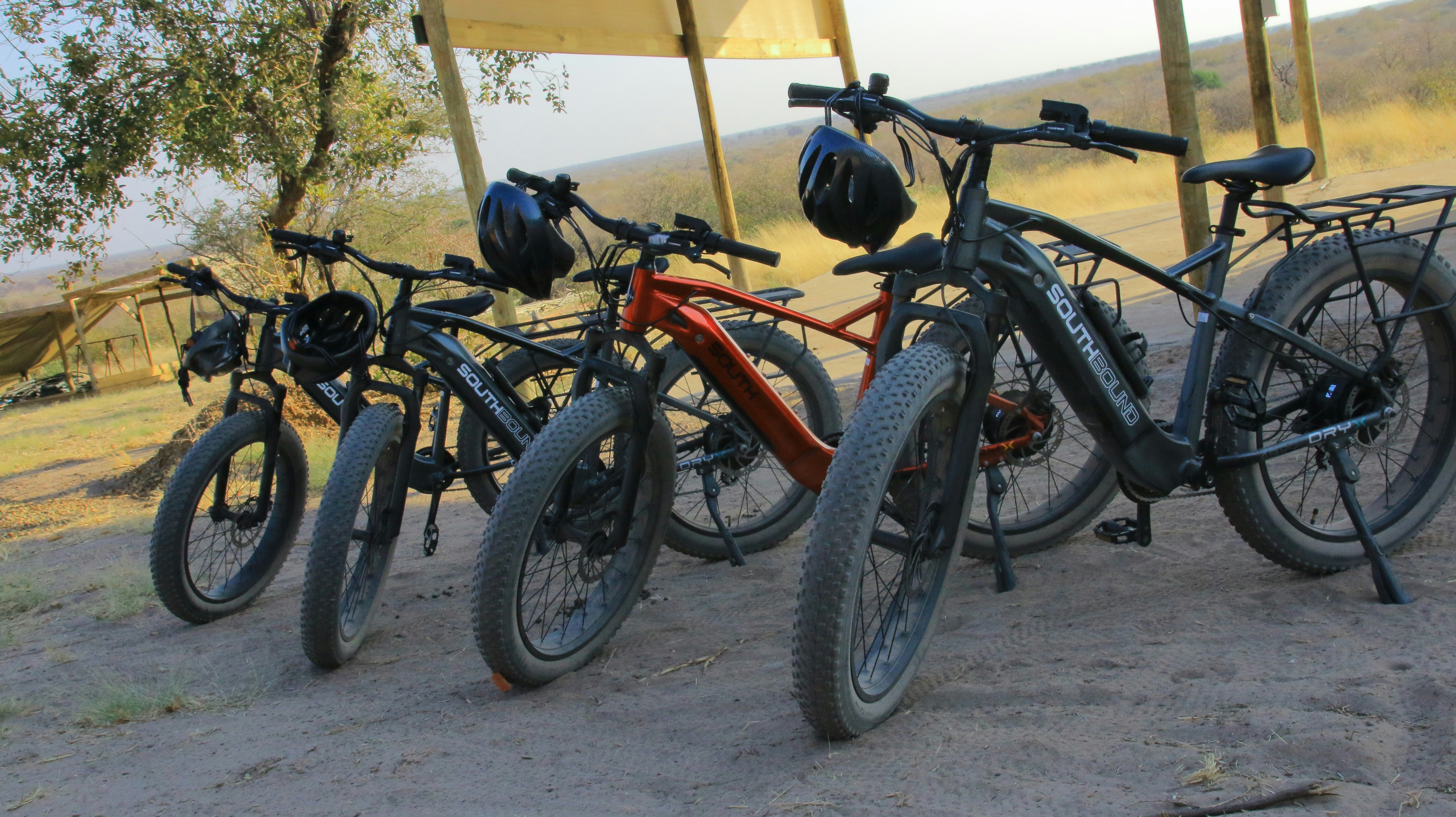 A group of bikes parked next to each other photo – Free Bicycle Image ...