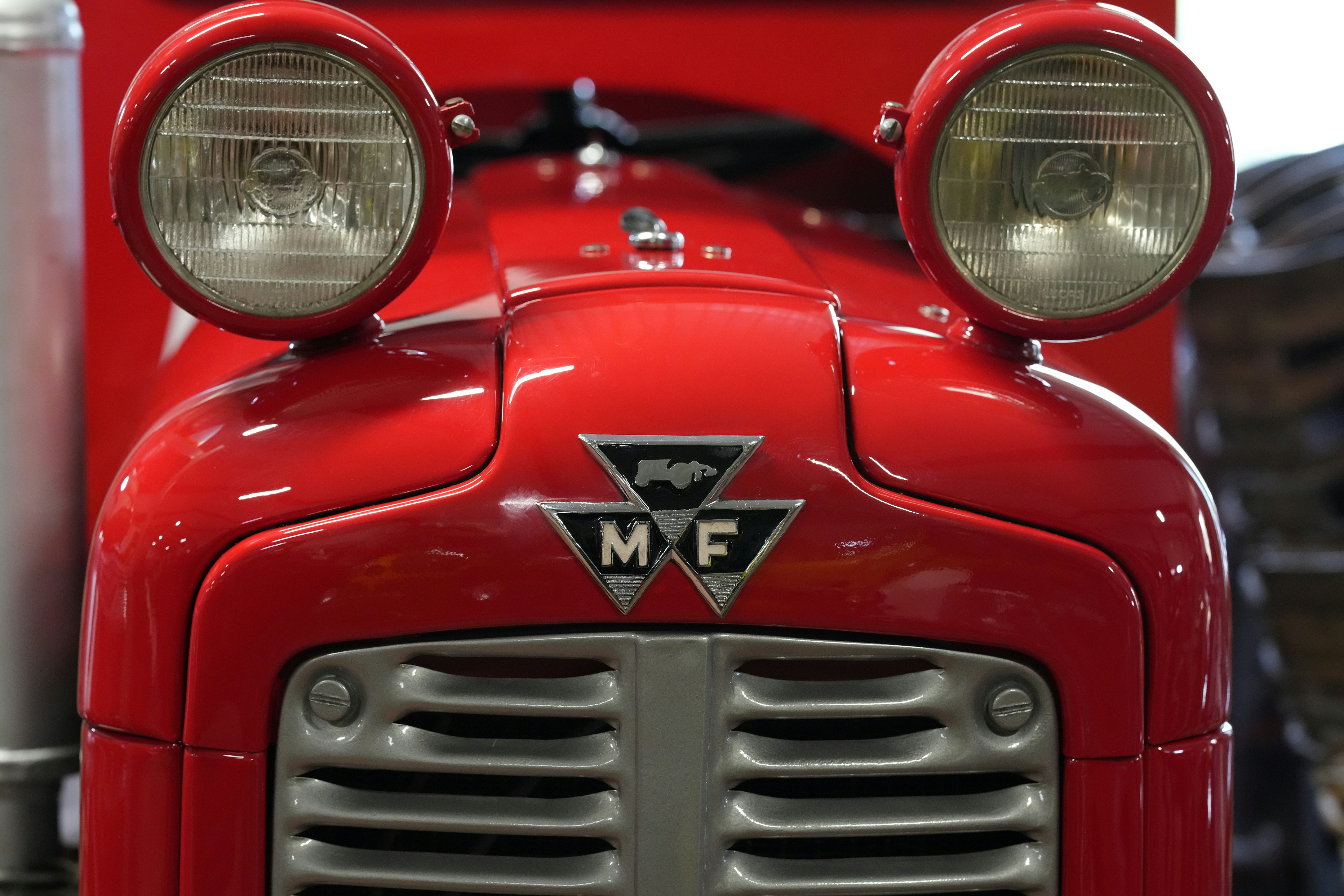 The Red Forehead: Front-View of a Vintage Mustang Mascot