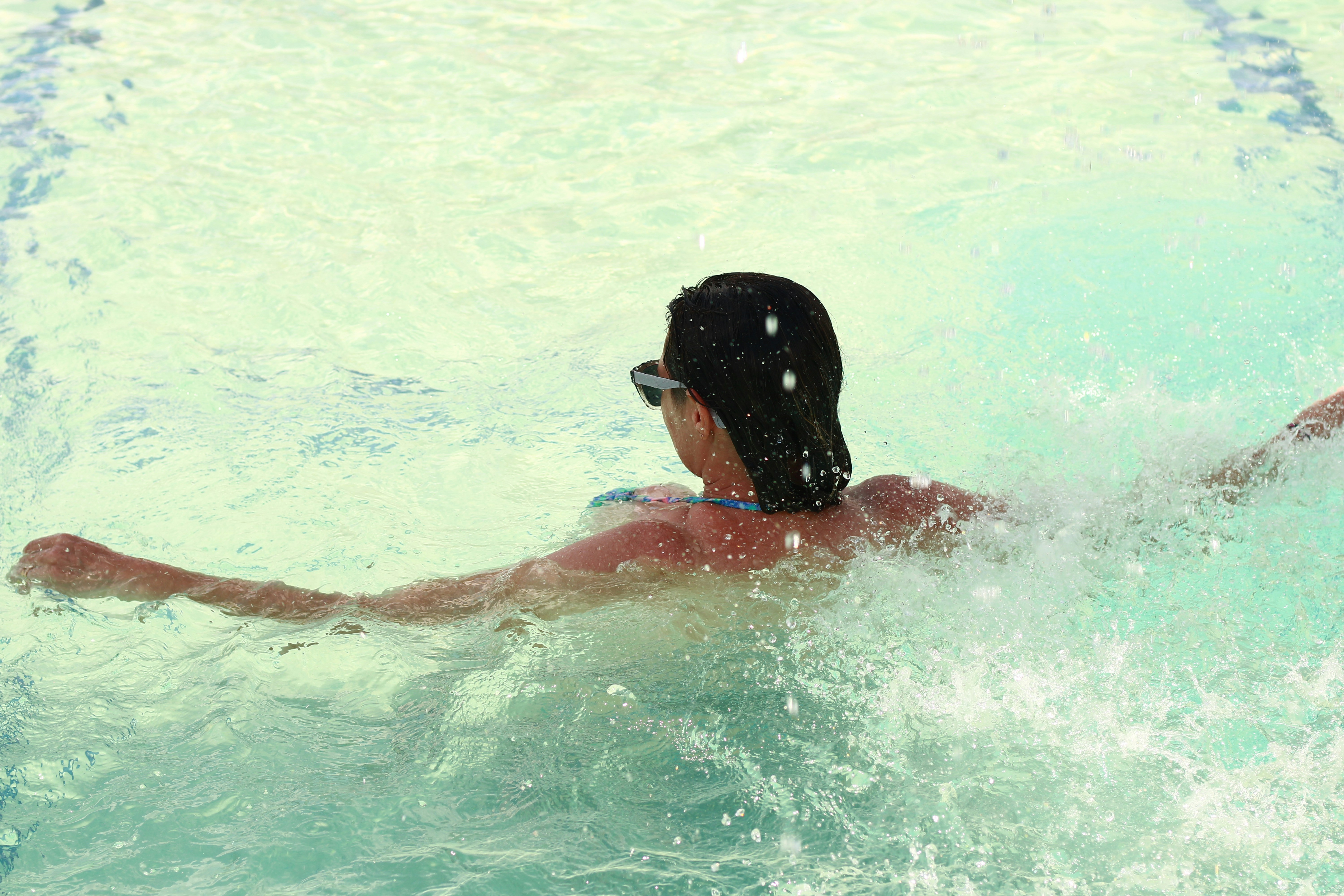 Tween Girl In Swim Suits Videos Pictures | Download Free Images on Unsplash