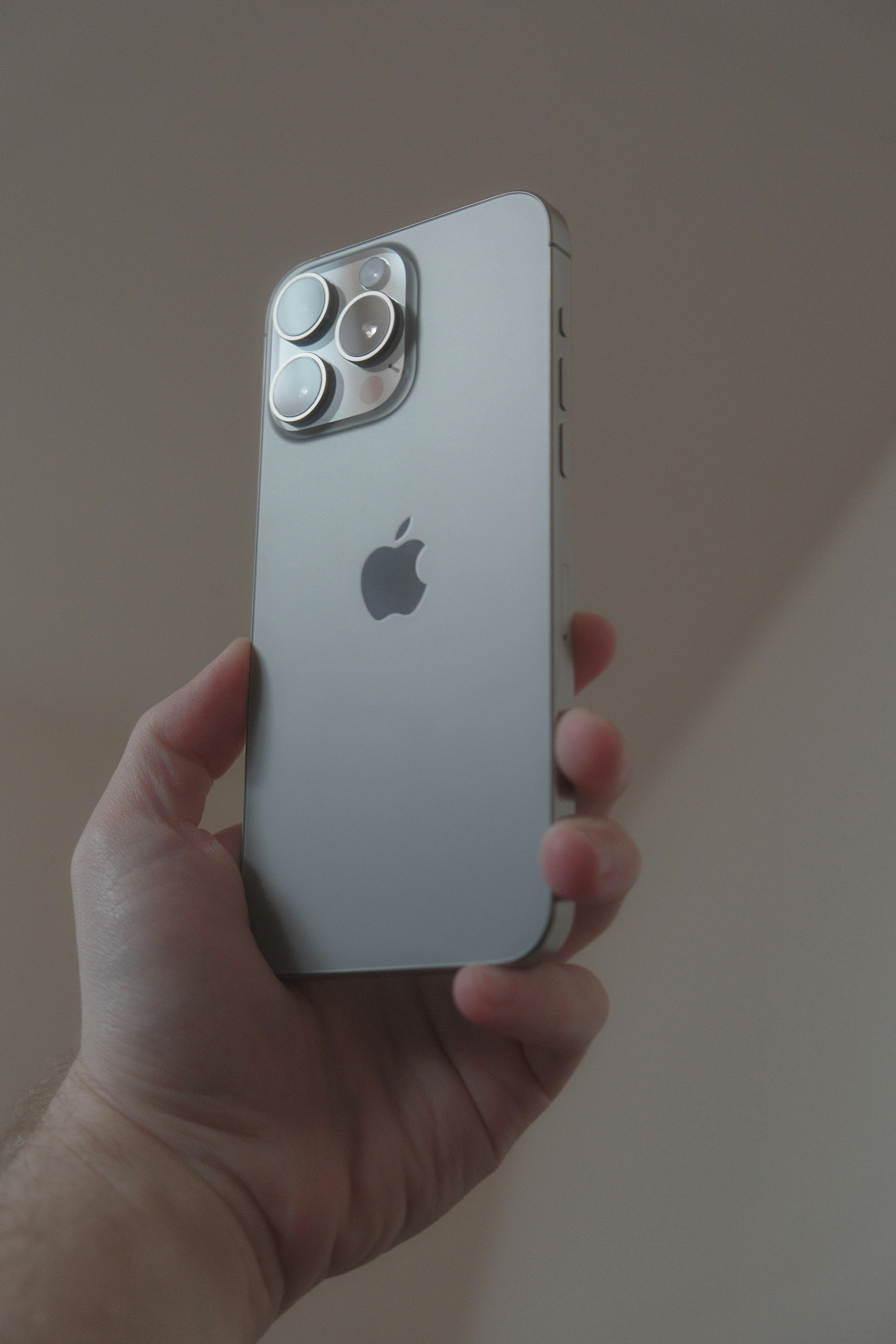 Hand-Held Focus: The Silver iPhone’s Triple-Lens Back