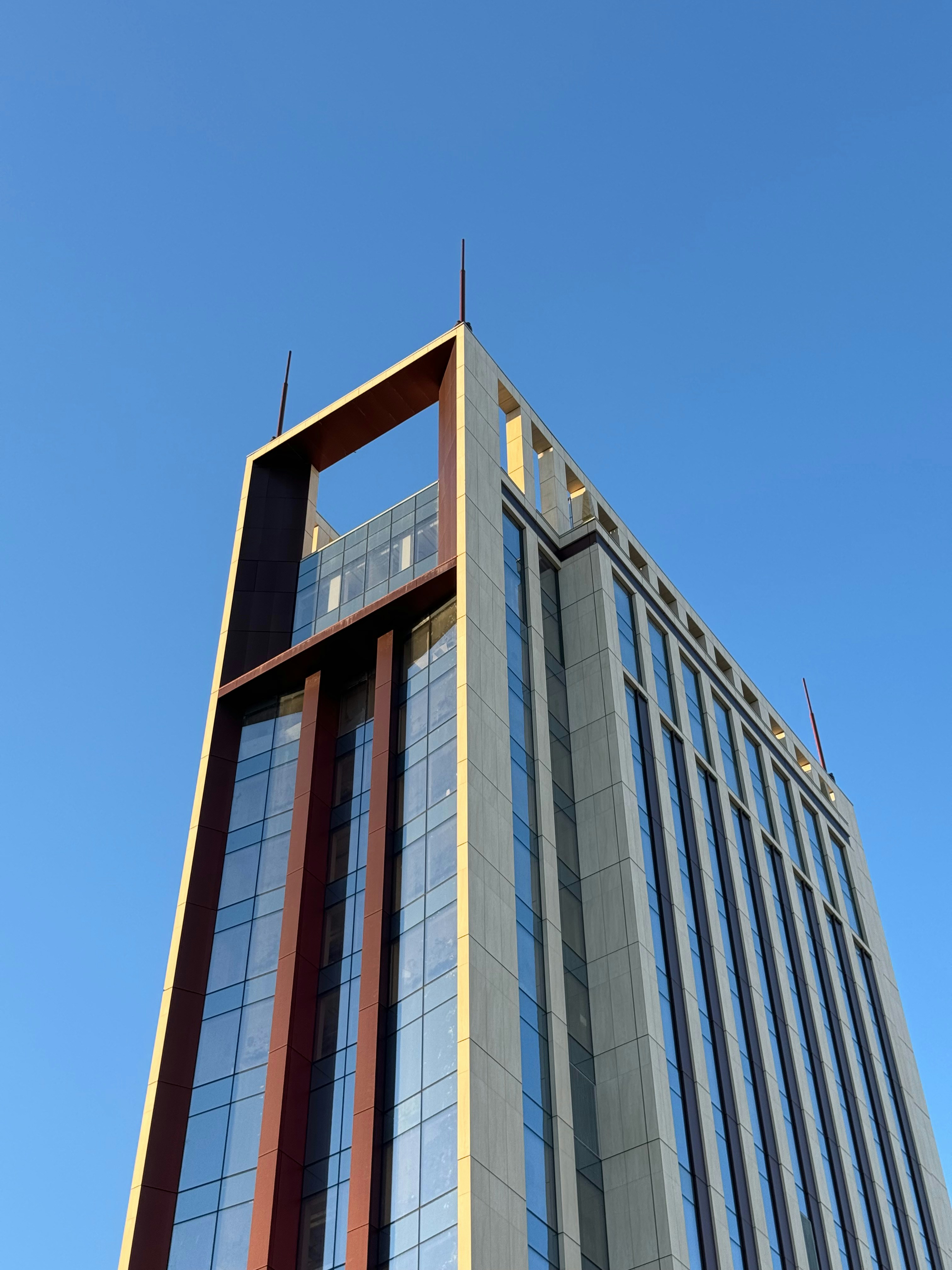 Apex of Glass and Sky: Geometry of a Modern Tower