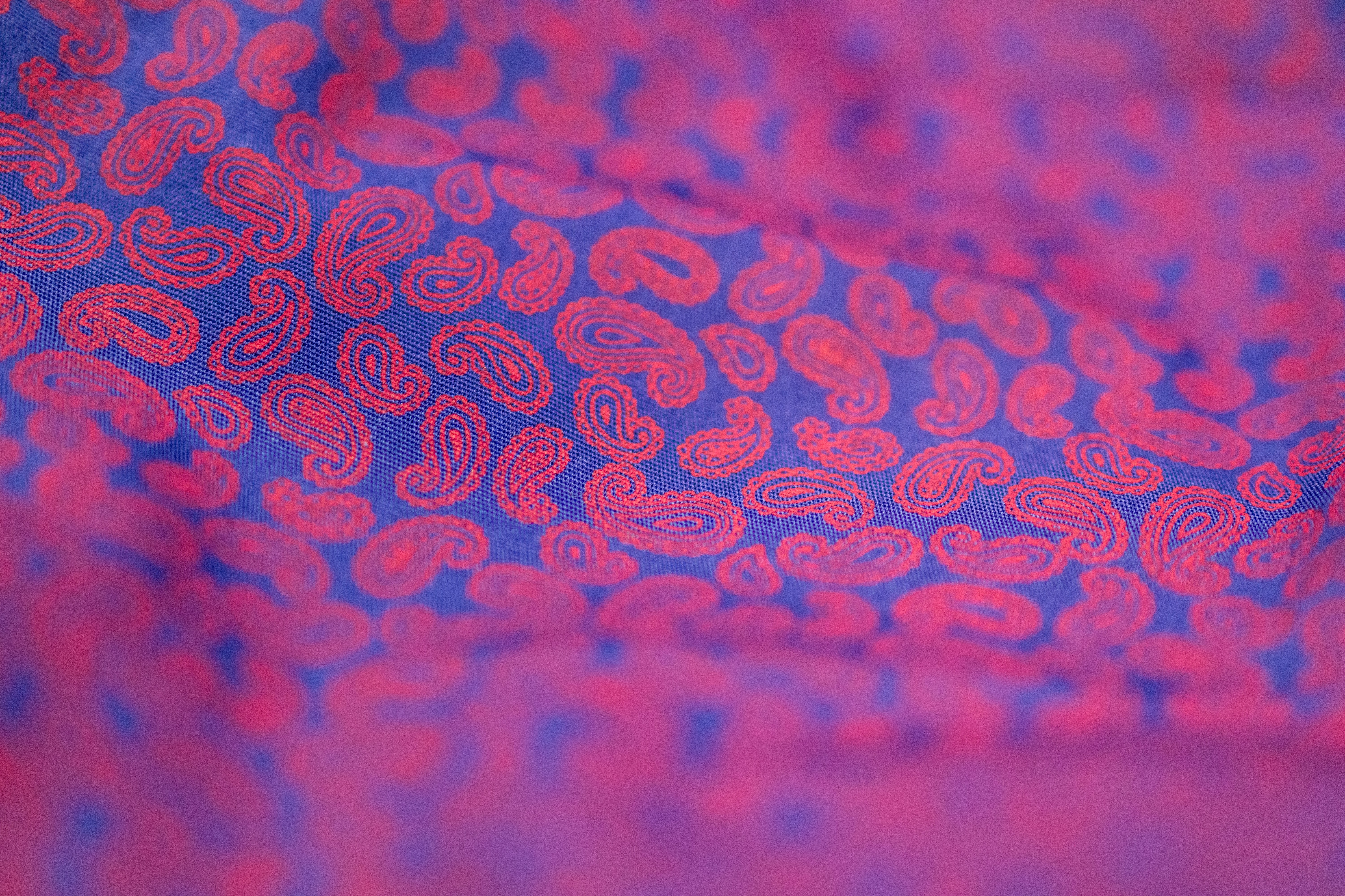 A close up of a pink and blue tie photo – Free Pattern Image on Unsplash