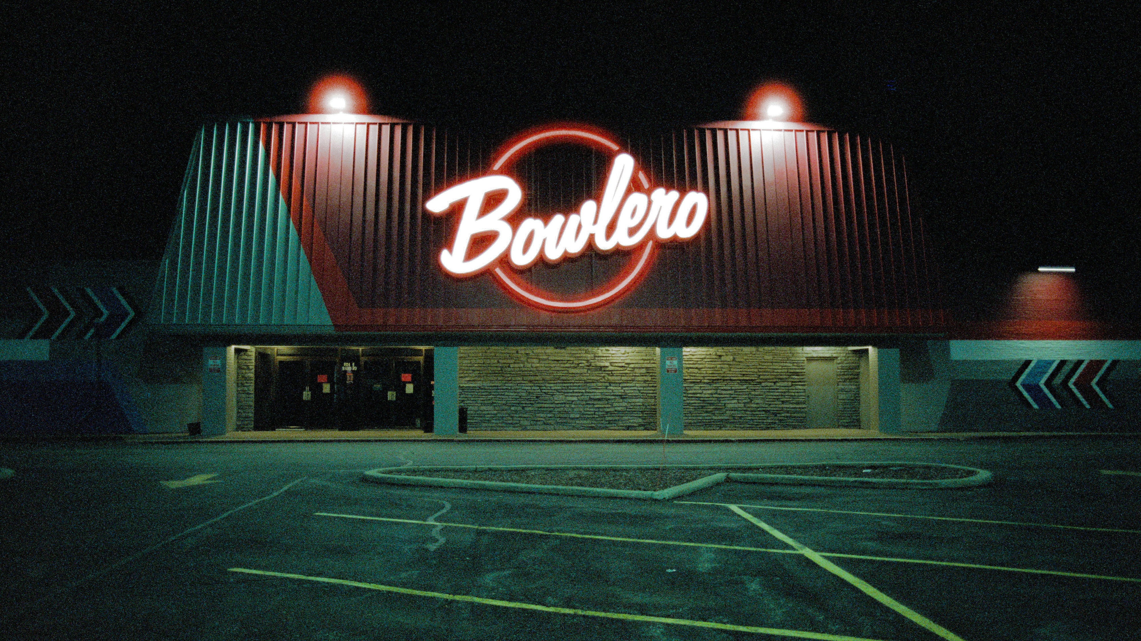 A building with a neon sign that reads bodega photo – Free Diner Image ...