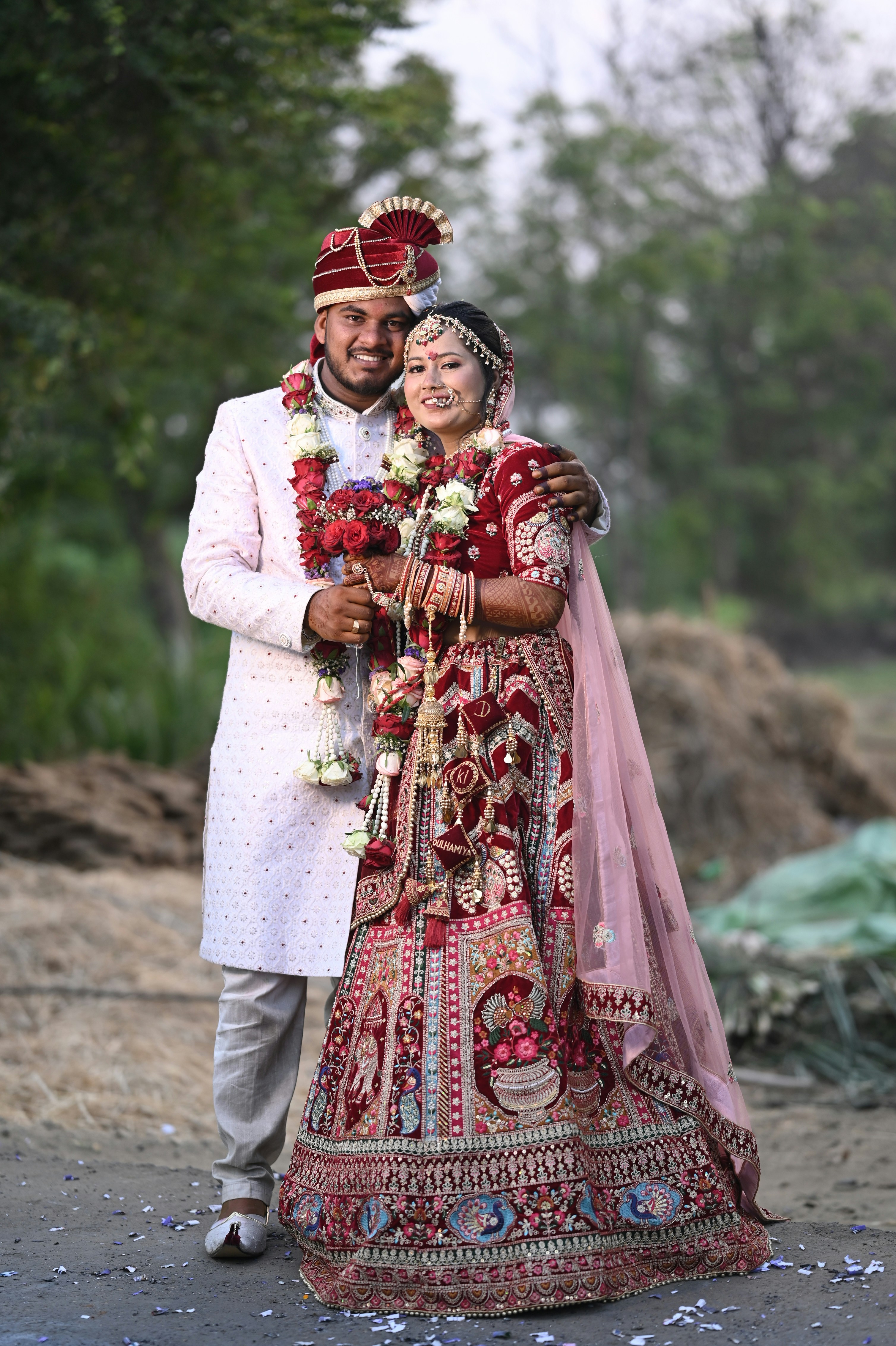 A man and woman dressed in traditional indian garb photo – Free Woman ...