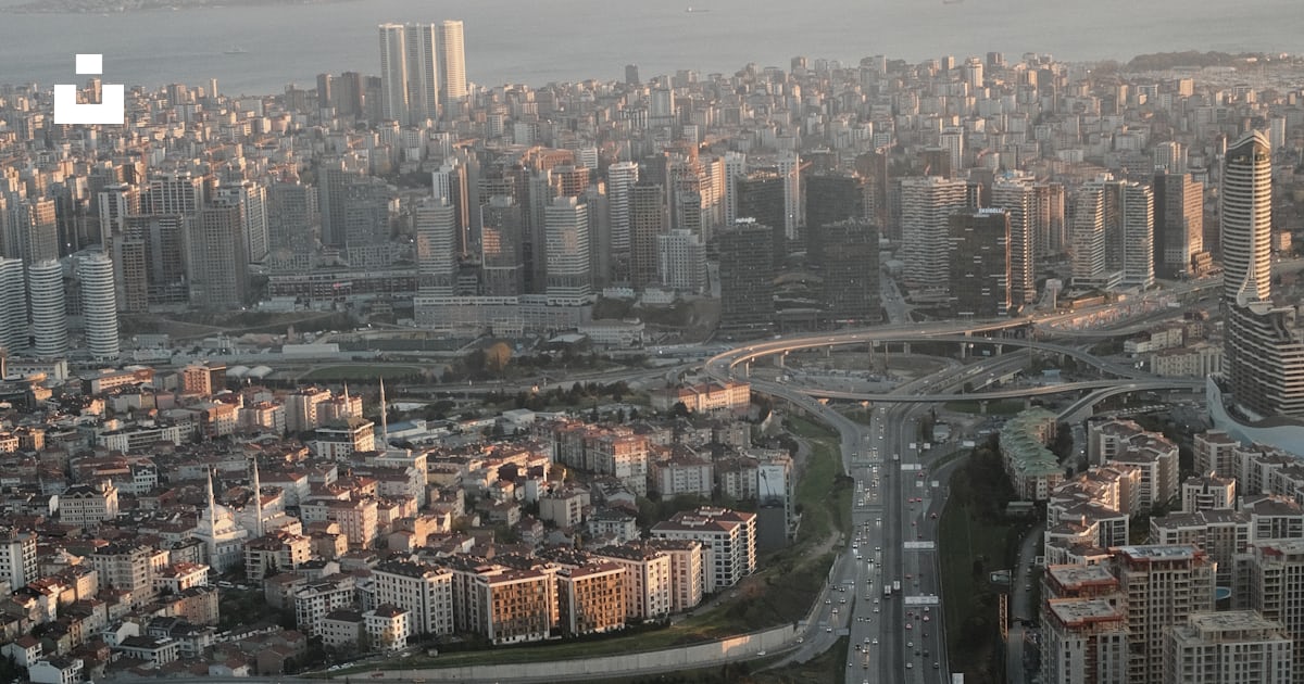 고층 건물이 많은 대도시의 조감도 사진 Unsplash의 무료 İ스탄불 이미지