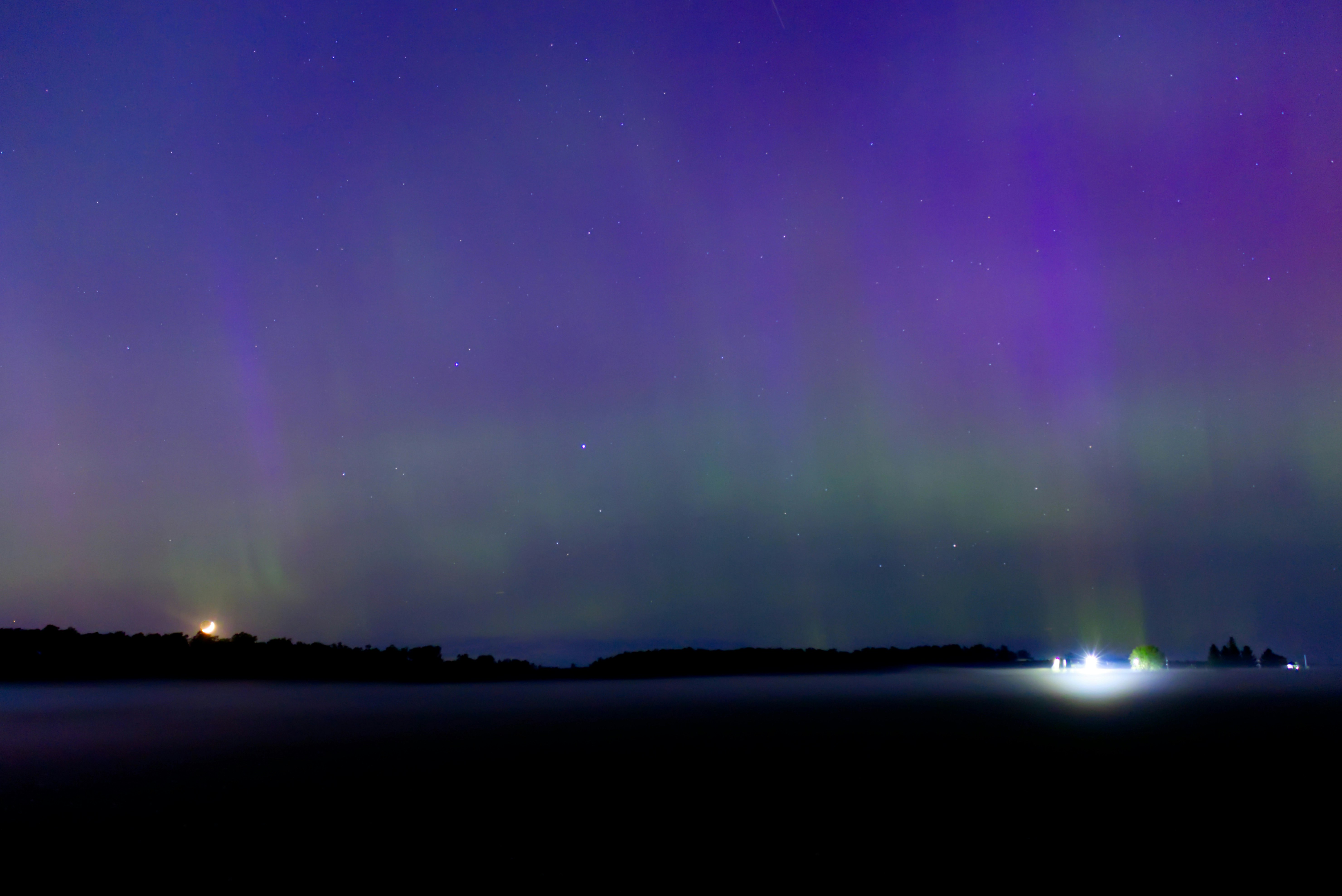 The aurora lights shine brightly in the night sky photo – Free Elora ...