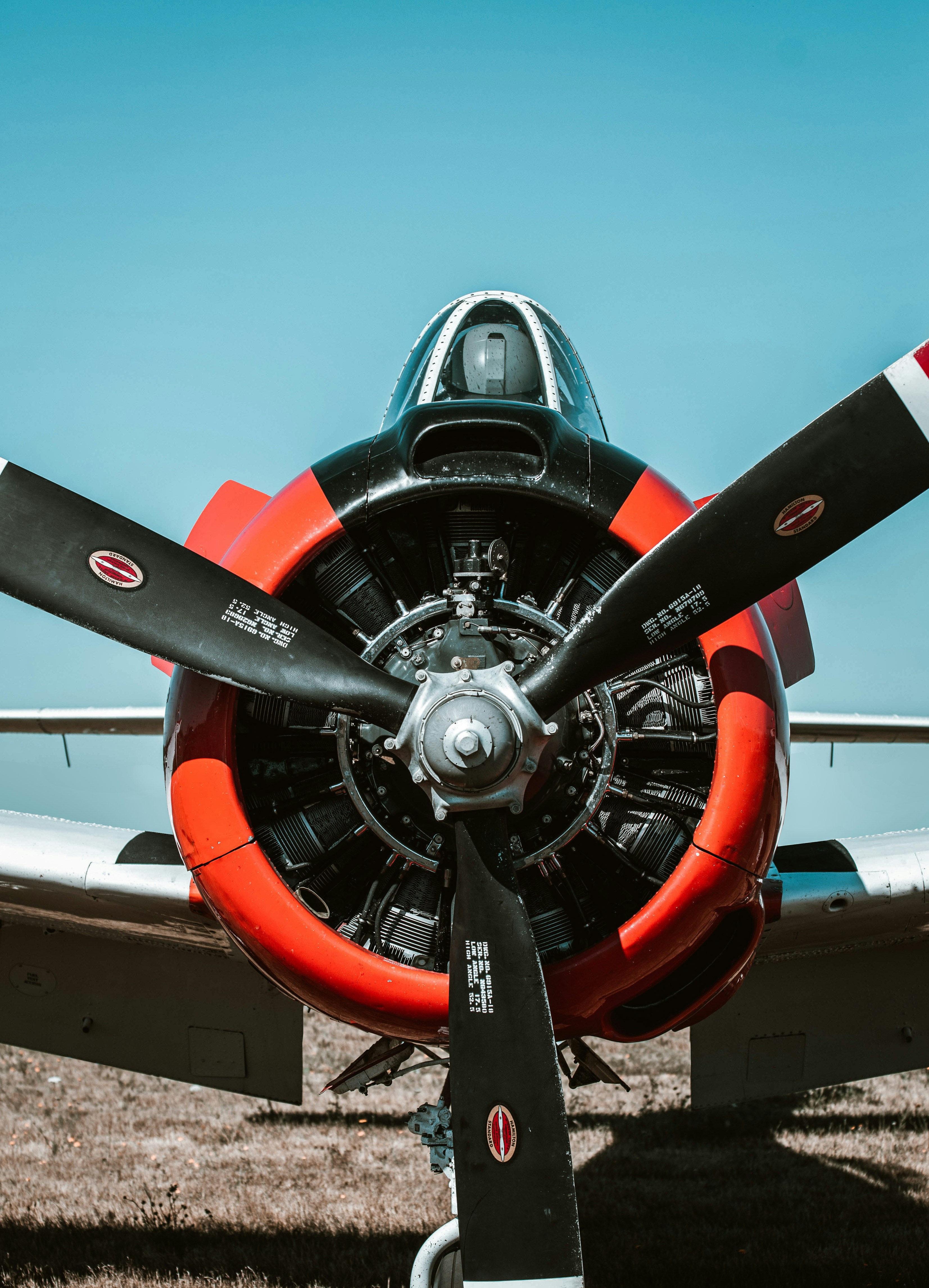 A close up of the propeller of an airplane photo – Free Aircraft Image ...