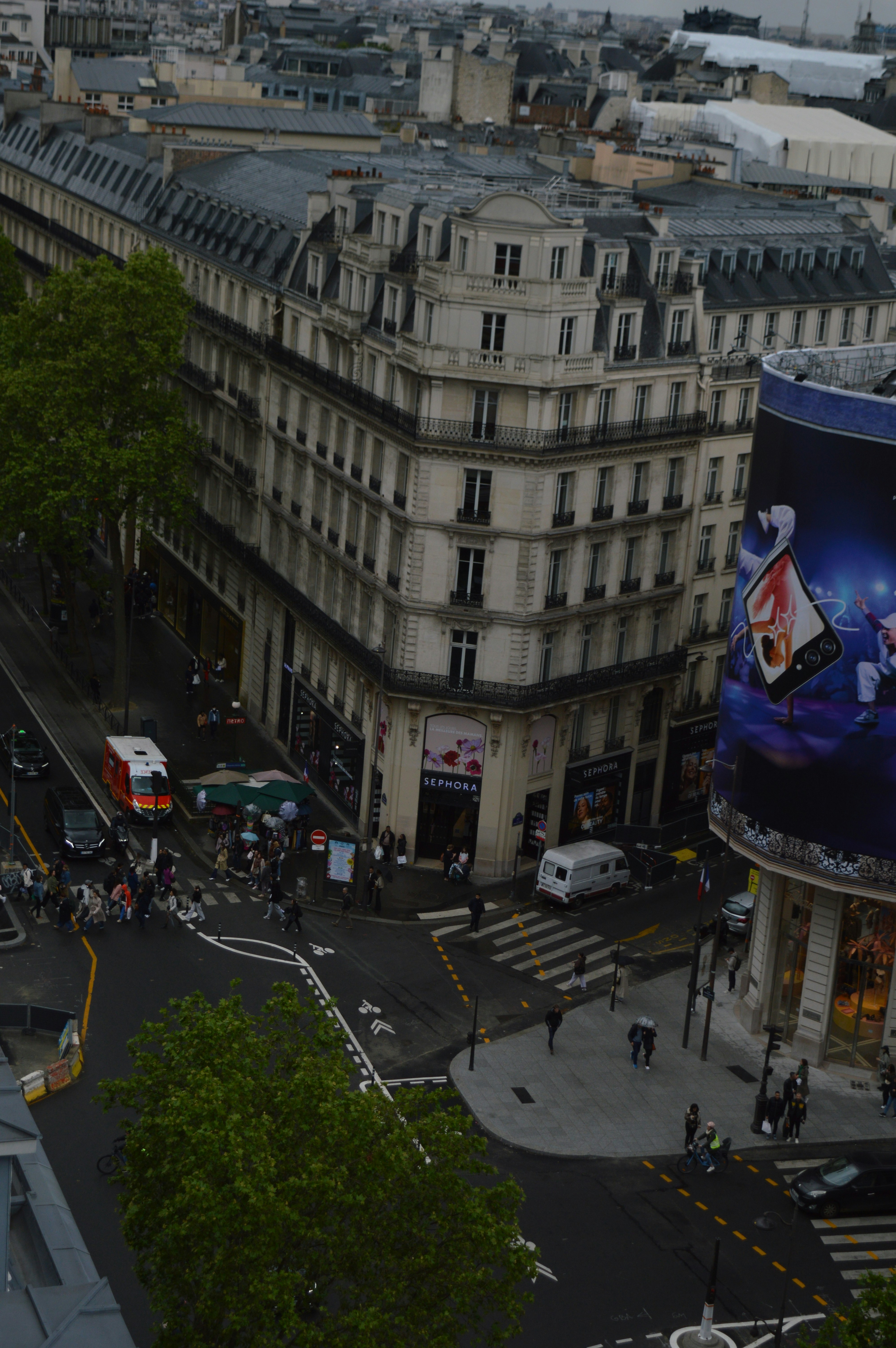Haussmannian Vista Over a Busy Paris Street
