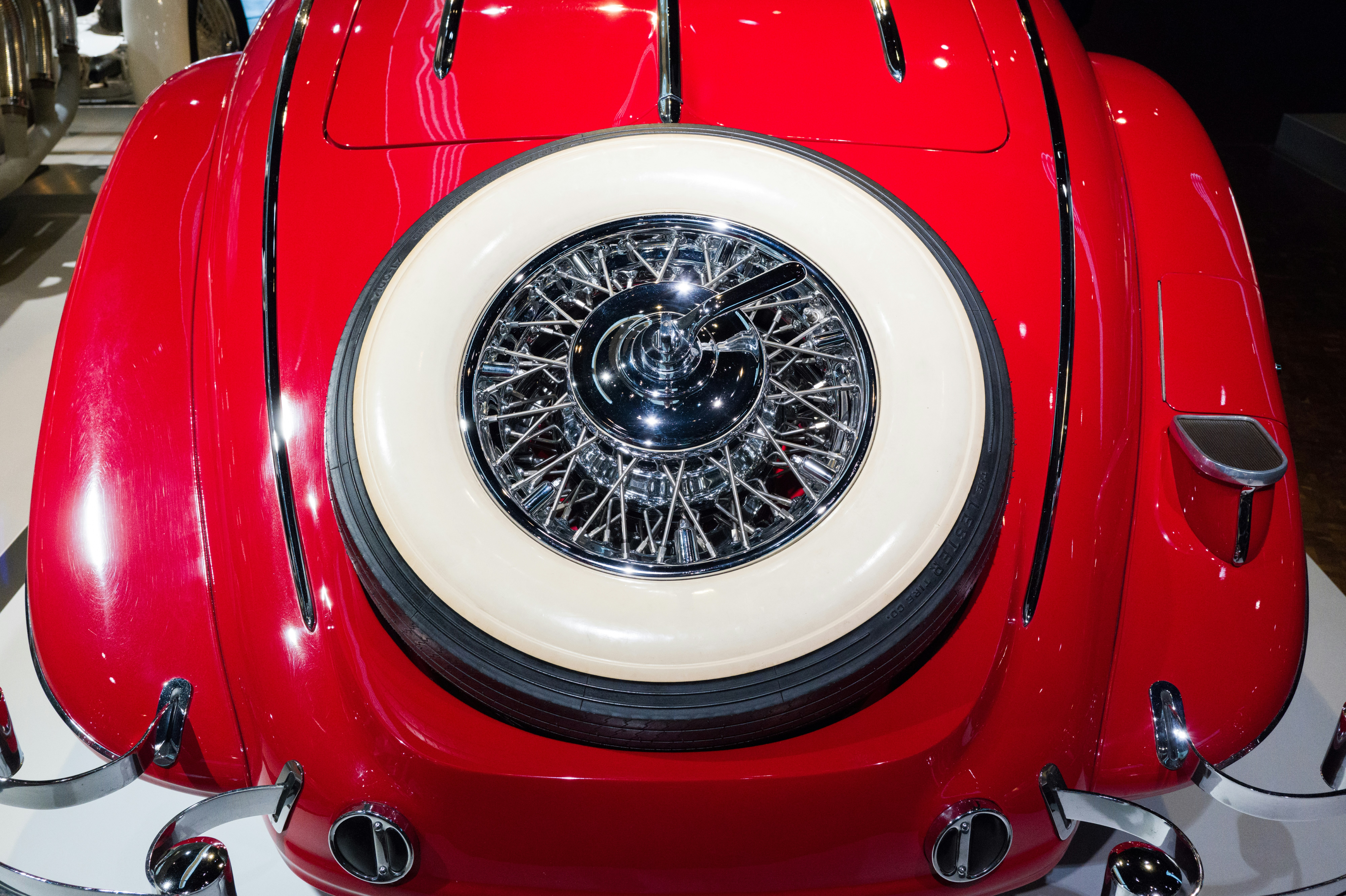 Crimson Spokes: Classic Turret and Ringed Chrome