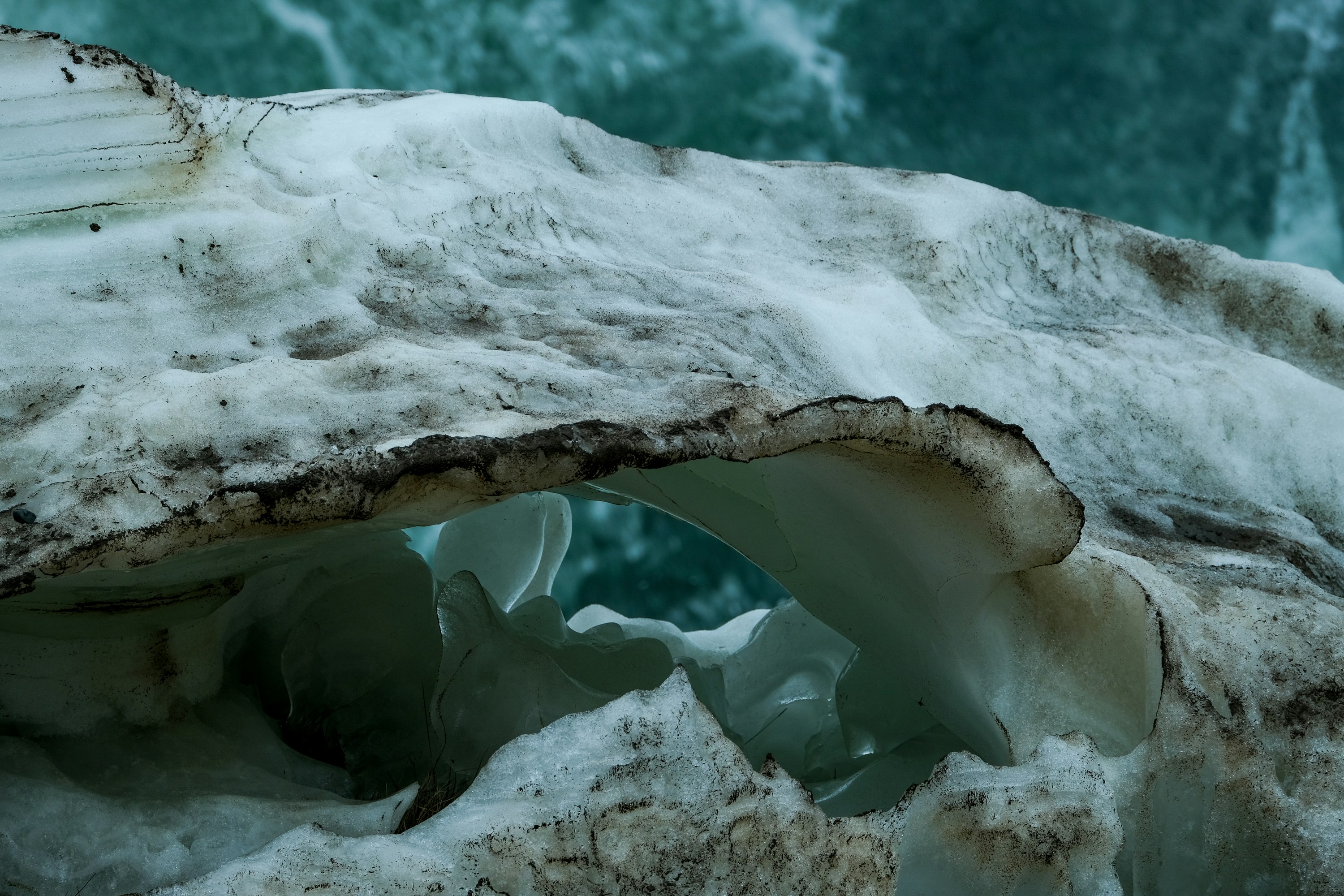 A close up of a rock with ice on it photo – Free Iceland Image on Unsplash