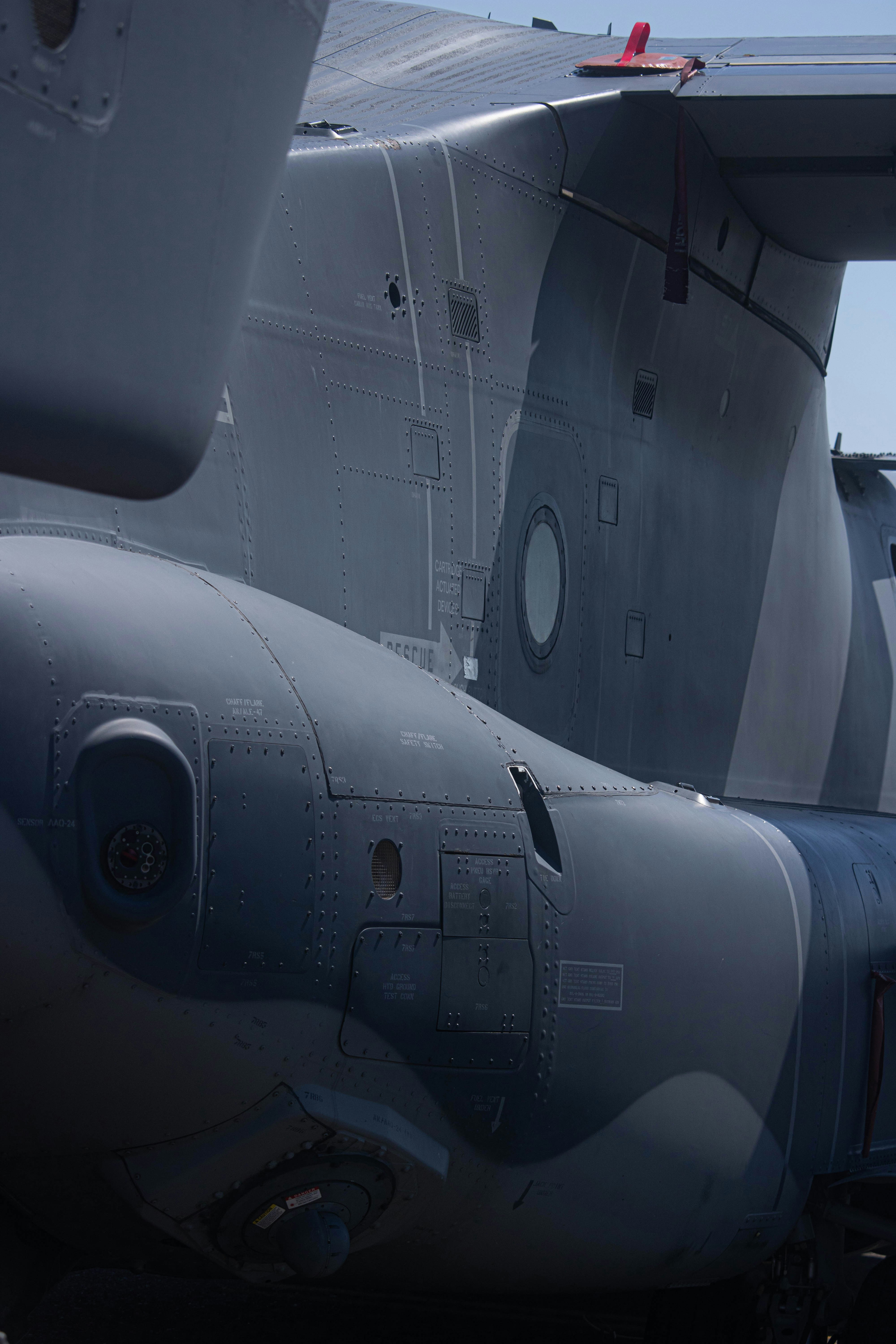 A close up of the nose of an airplane photo – Free Grey Image on Unsplash