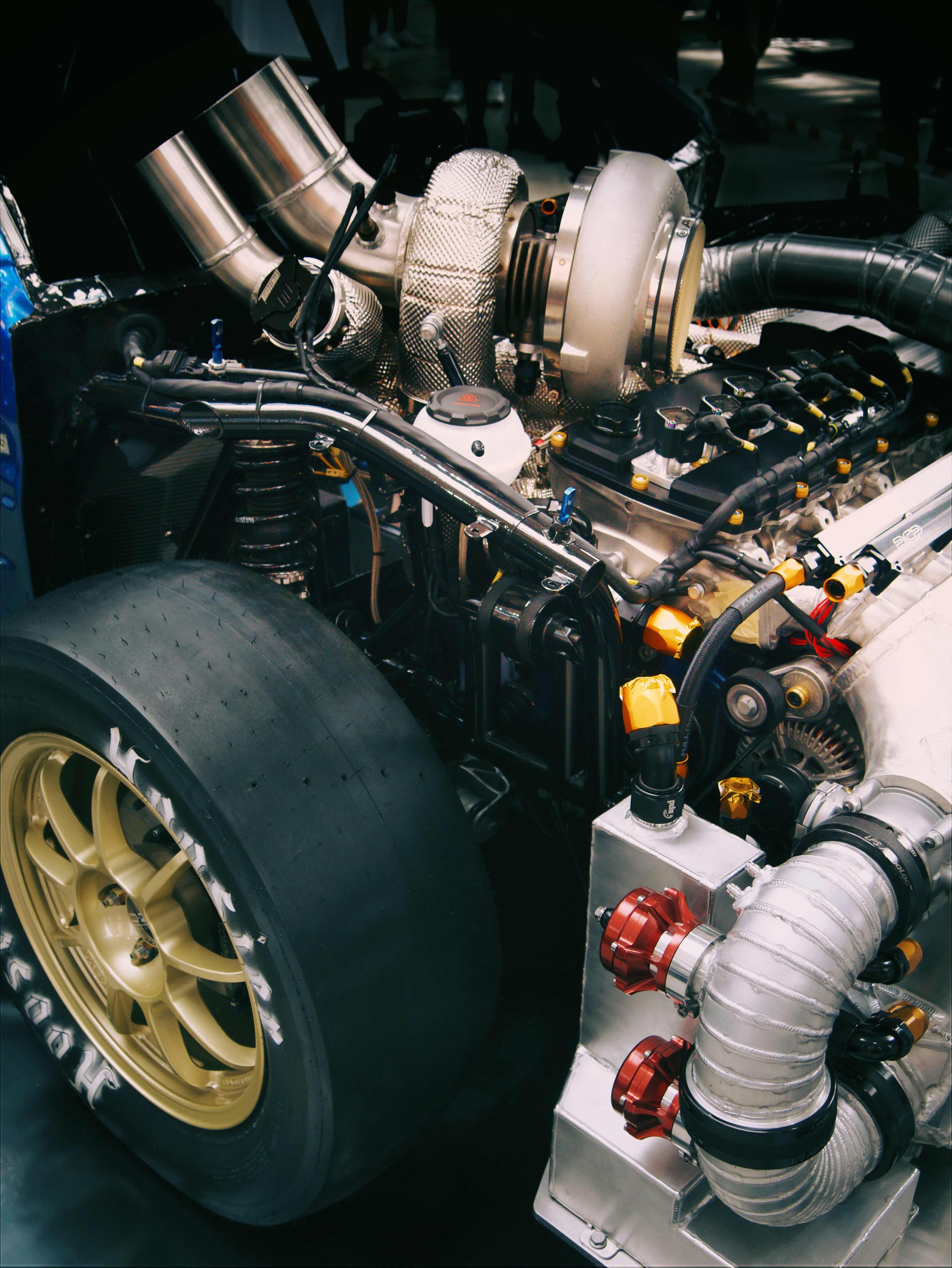 A close up of the engine of a vehicle photo – Free Engine Image on Unsplash