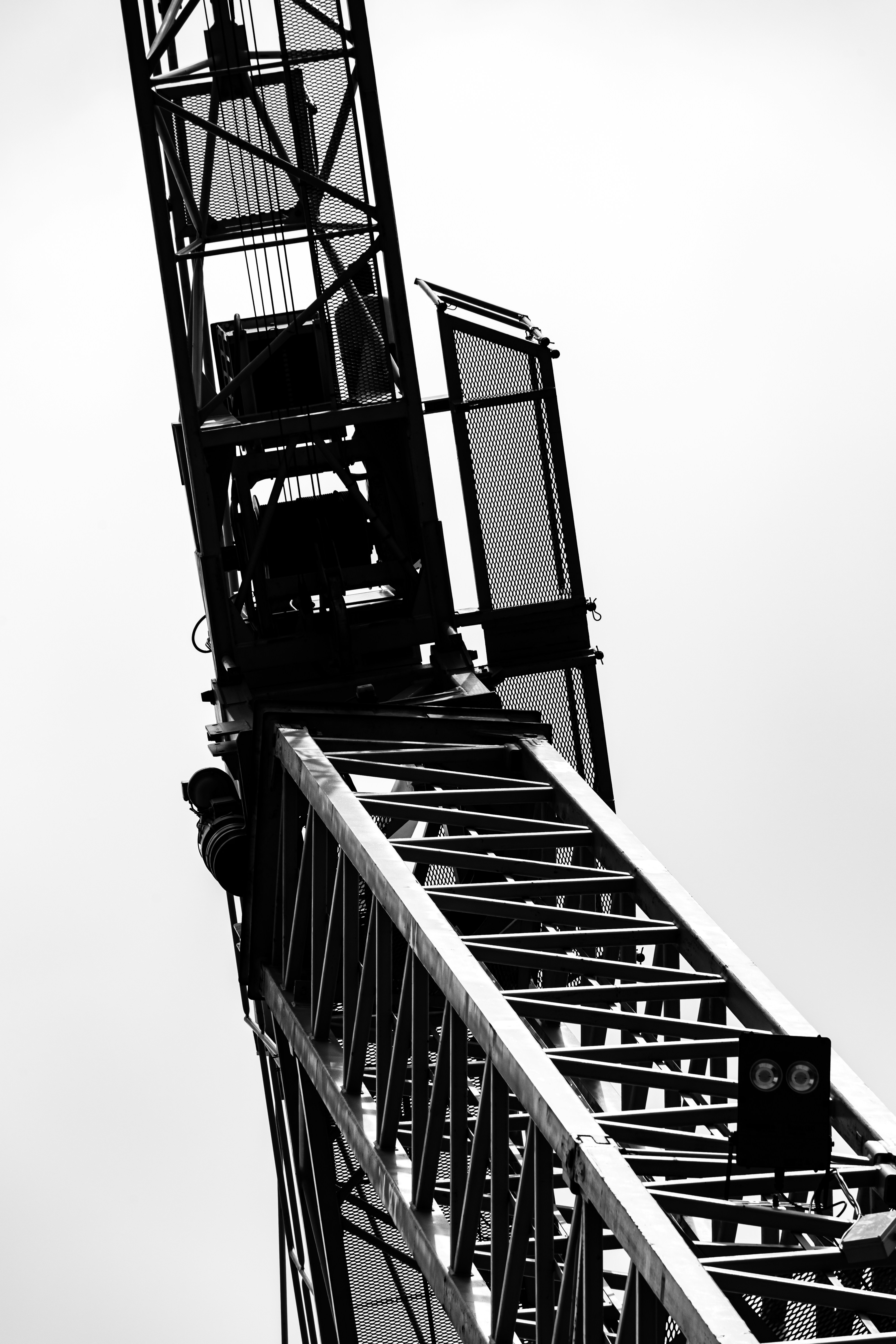 Lattice in Light: A Diagonal Frame of Steel