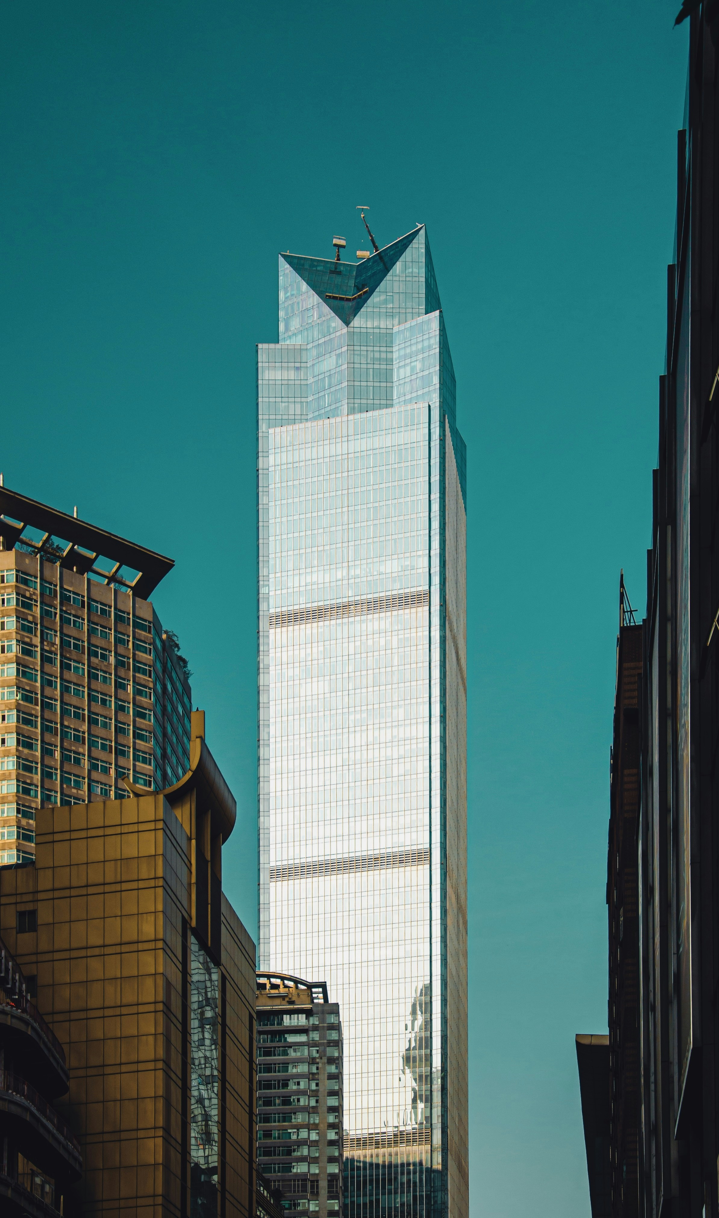 A very tall building in the middle of a city photo – Free Chongqing ...
