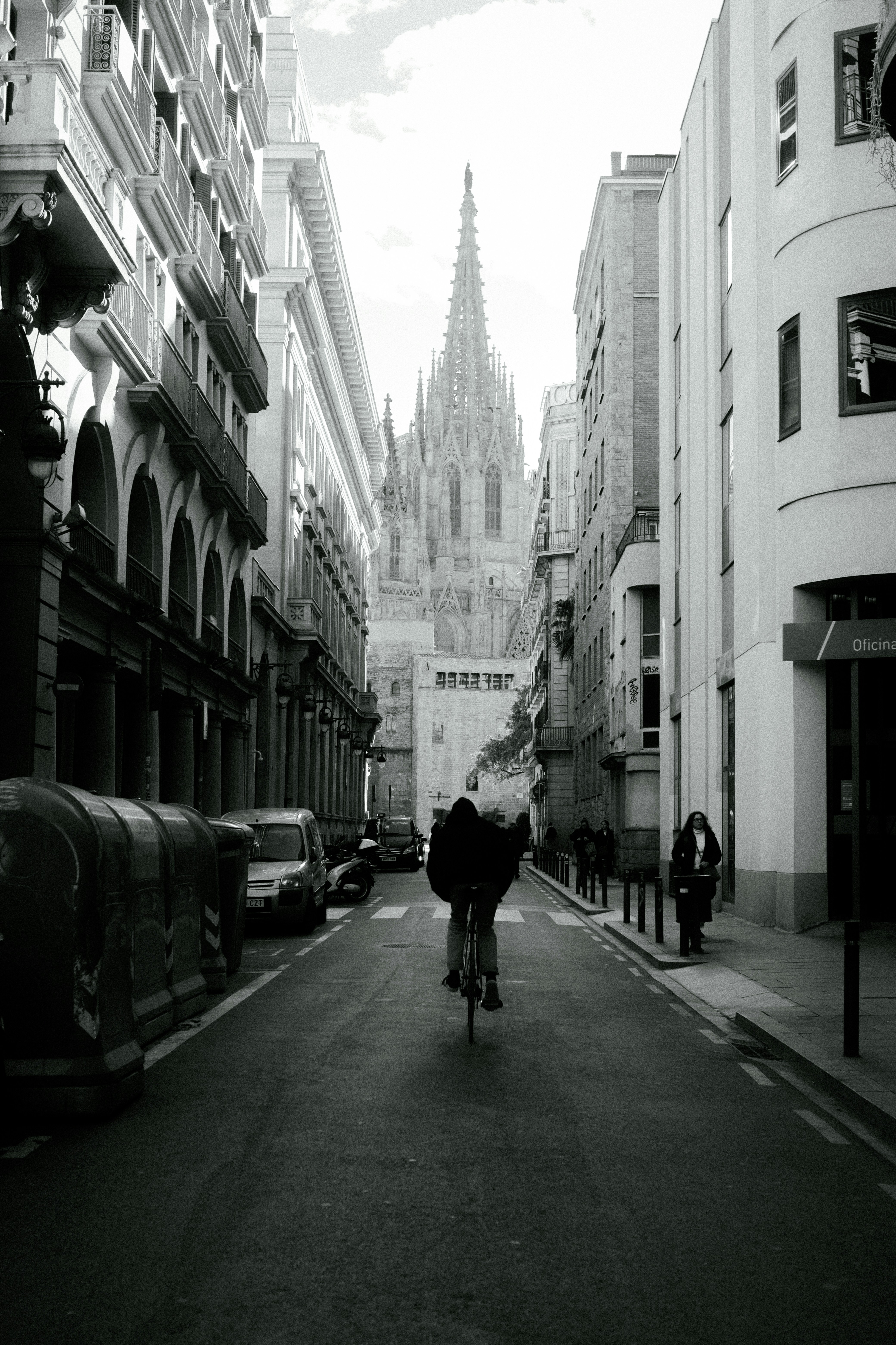 Cathedral Boulevard: A Cyclist’s Ascent Toward Notre-Dame’s Shadow