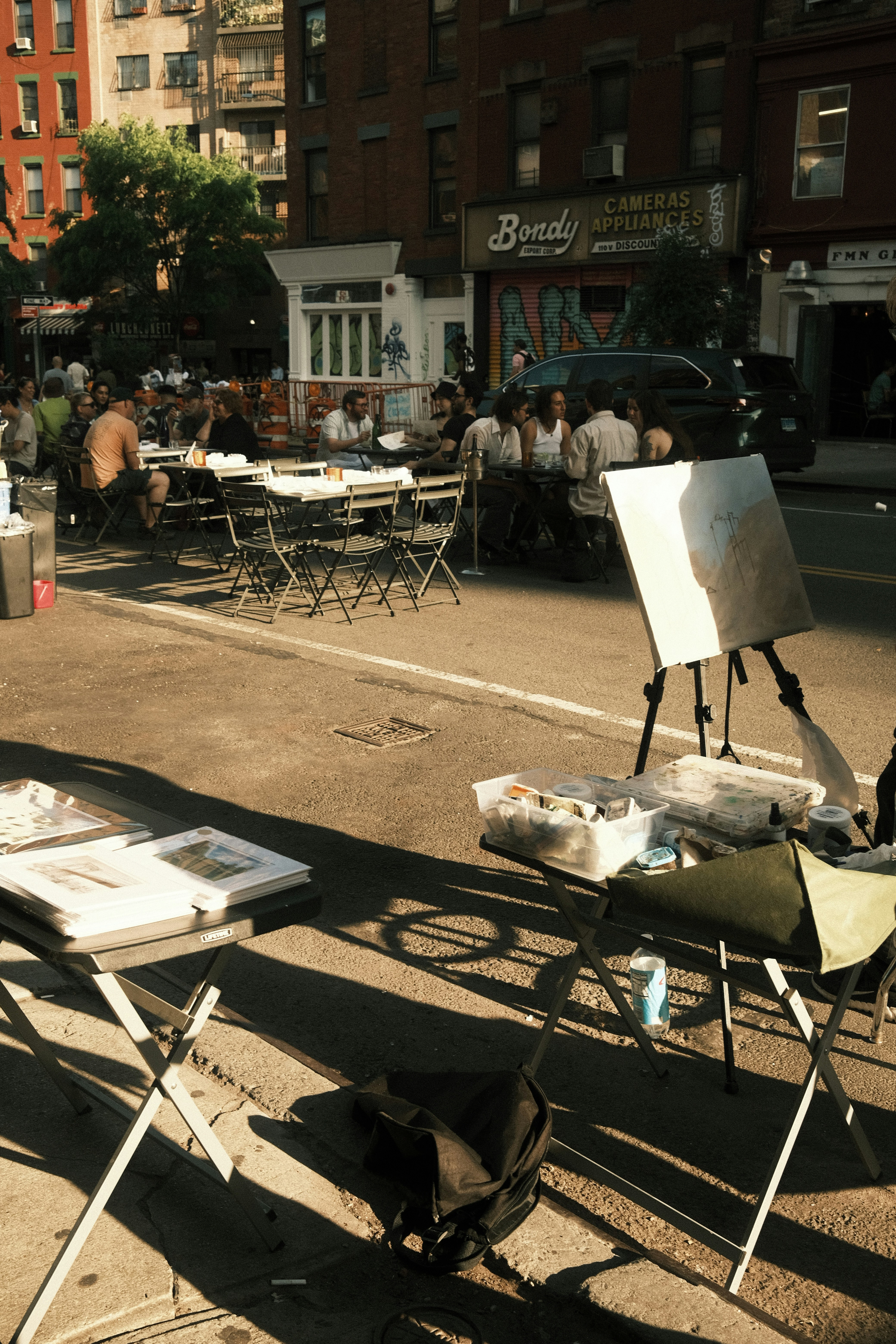 Urban Atelier: Sunlit Streetside Studio in the City