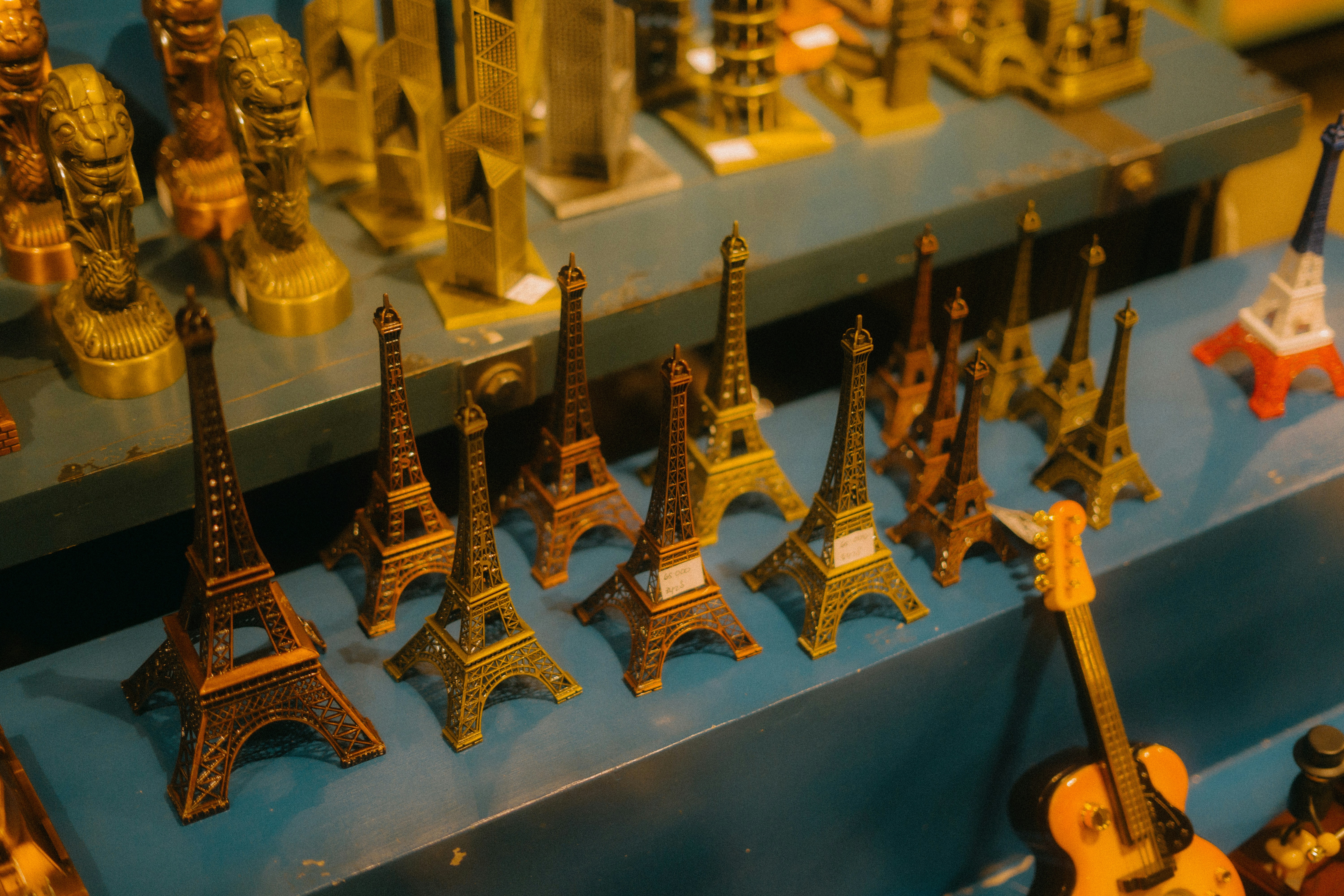 paris landmark souvenirs