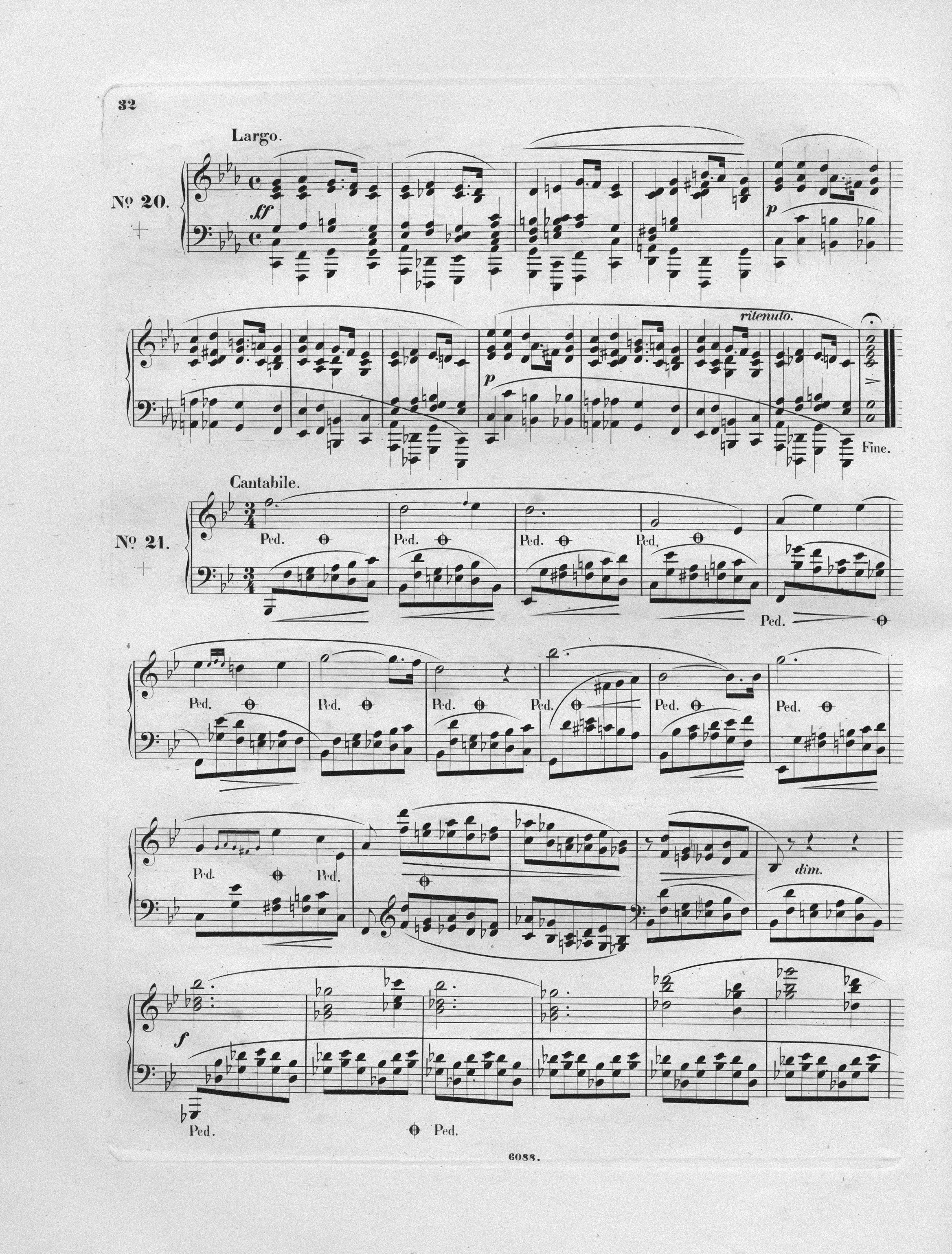 Une partition avec des notations musicales dessus photo – Image ...