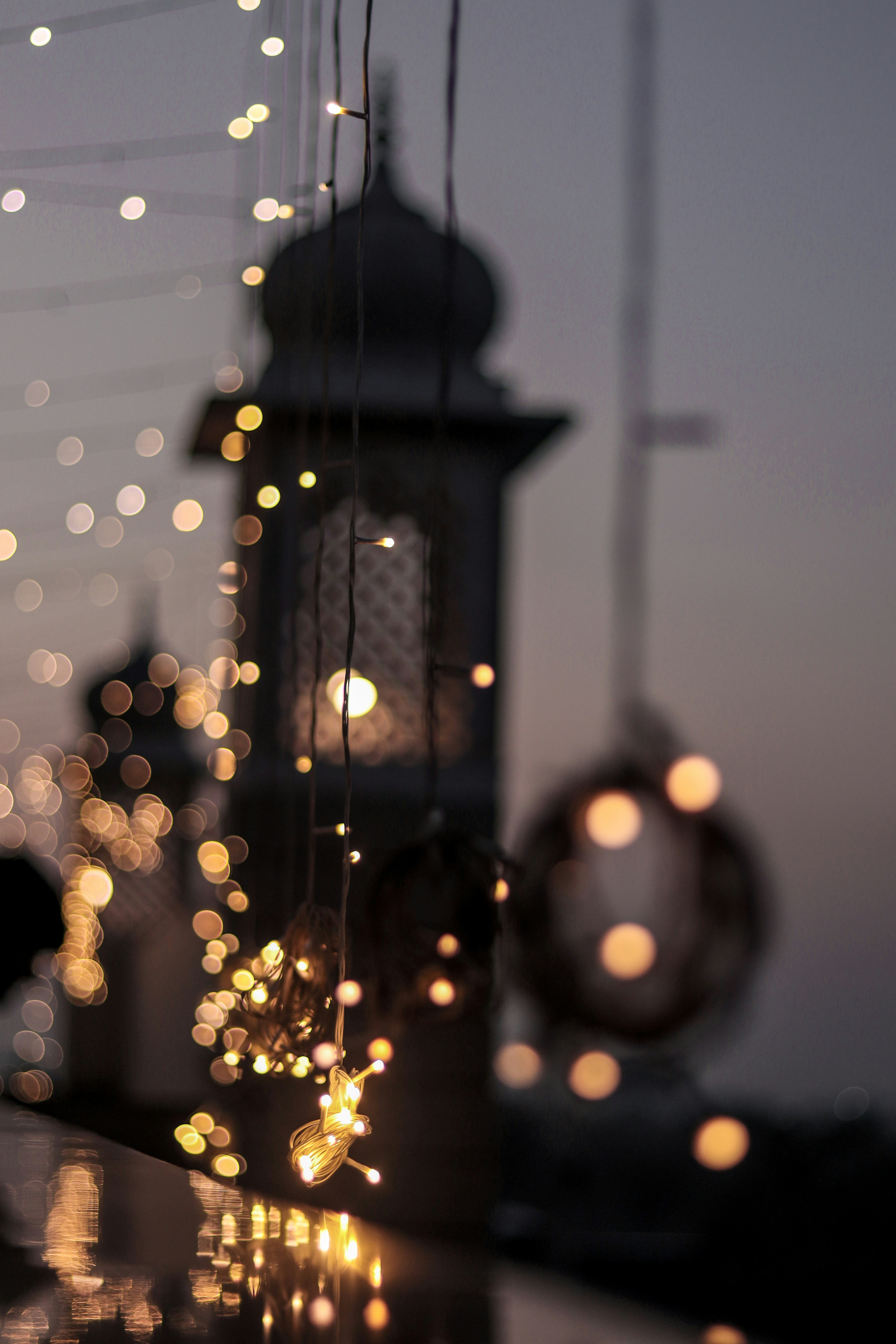 Dusk Light Weave: A Rooftop Lantern Symphony