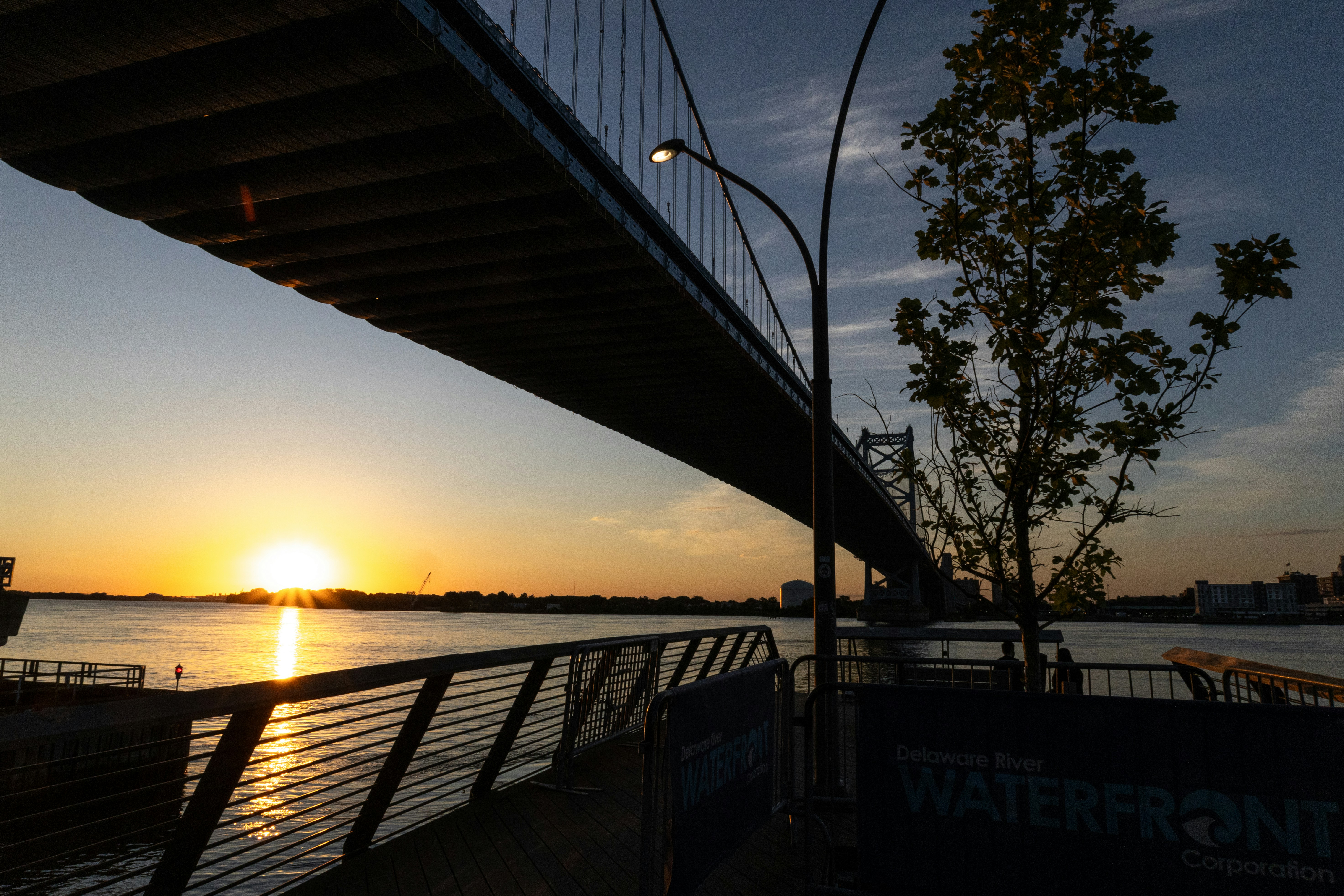 Sunset Over the Pier: A Quiet Waterfront Moment