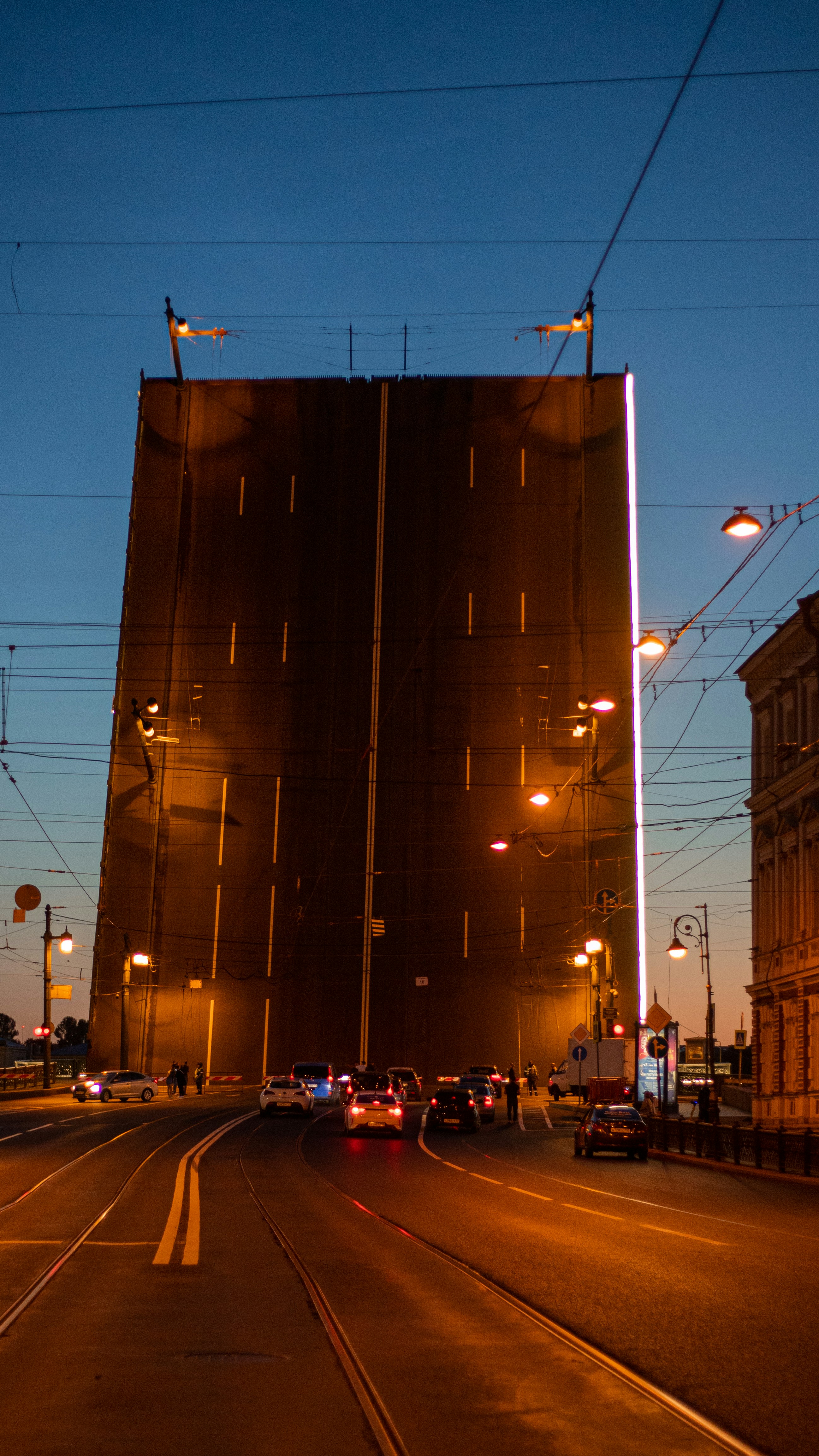 Photo by Art Almighty with Canon EOS 6D Mark II