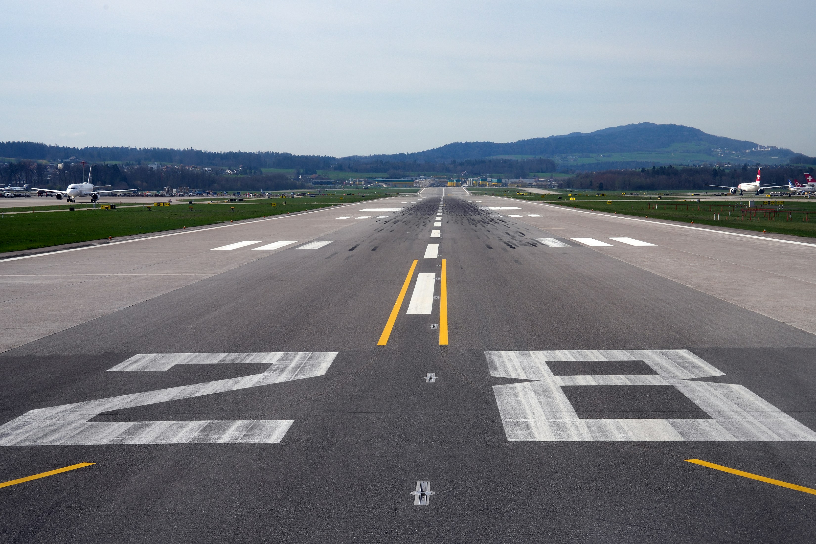 What All Those Lines on Runways and Ramps Really Mean | AirPlx Blog