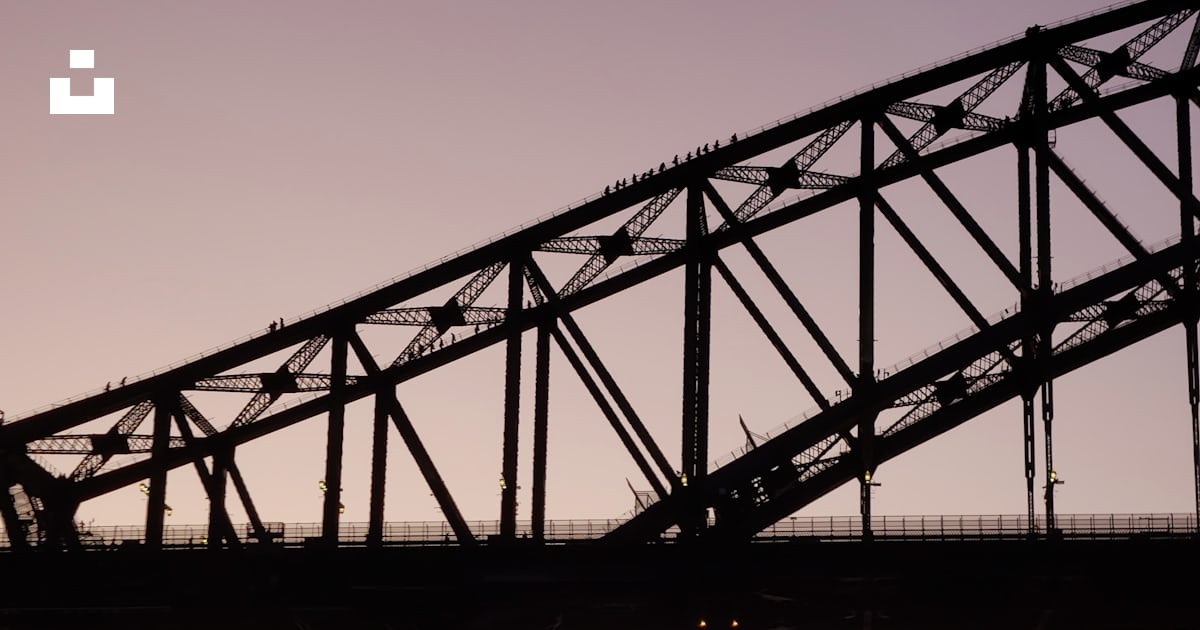비행기가 그 위를 날아가는 다리 사진 Unsplash의 무료 시드니 하버 브리지sydney Harbour Bridge 이미지
