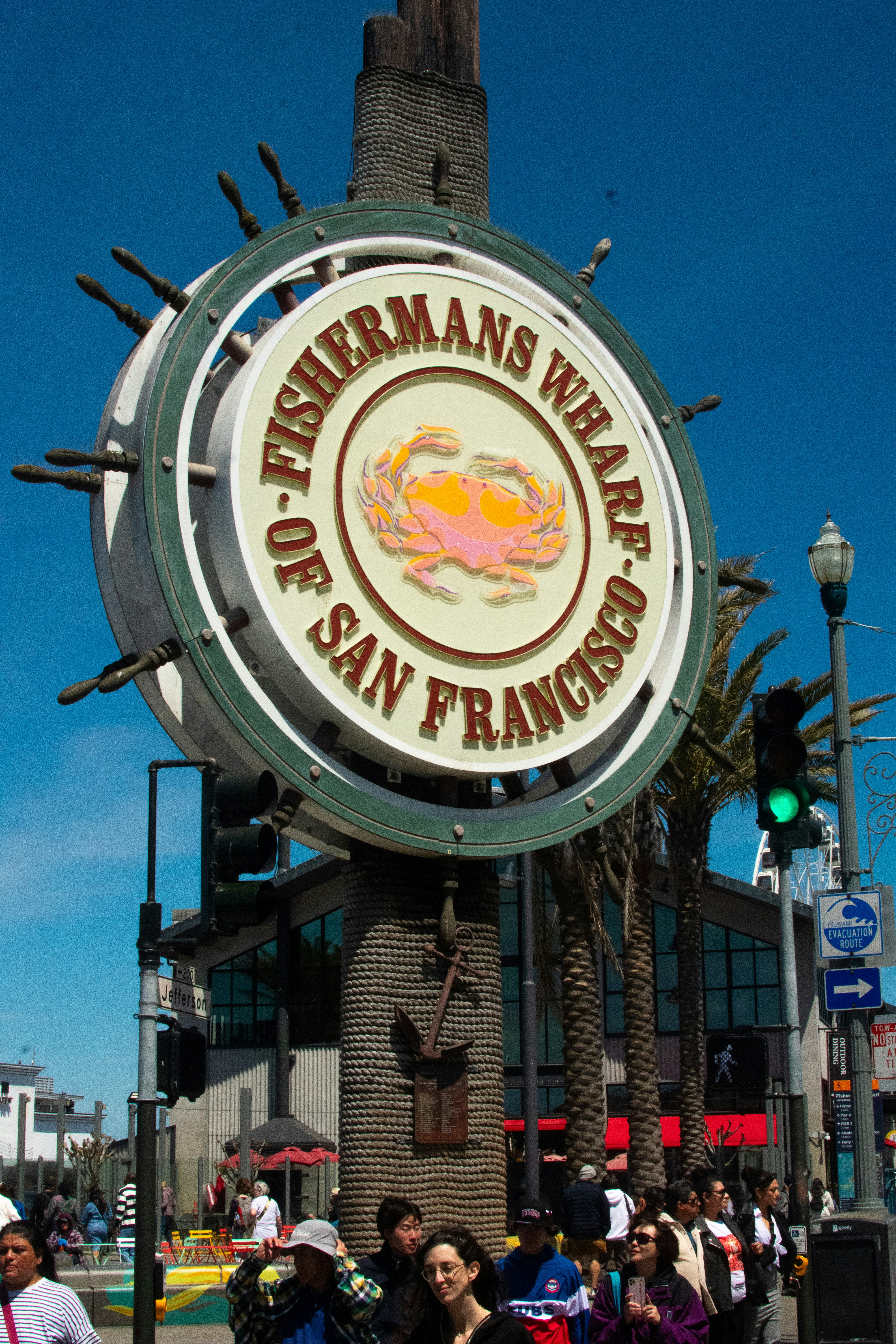 Crab Crest at Fisherman's Wharf: The Circular Welcome Sign of San Francisco