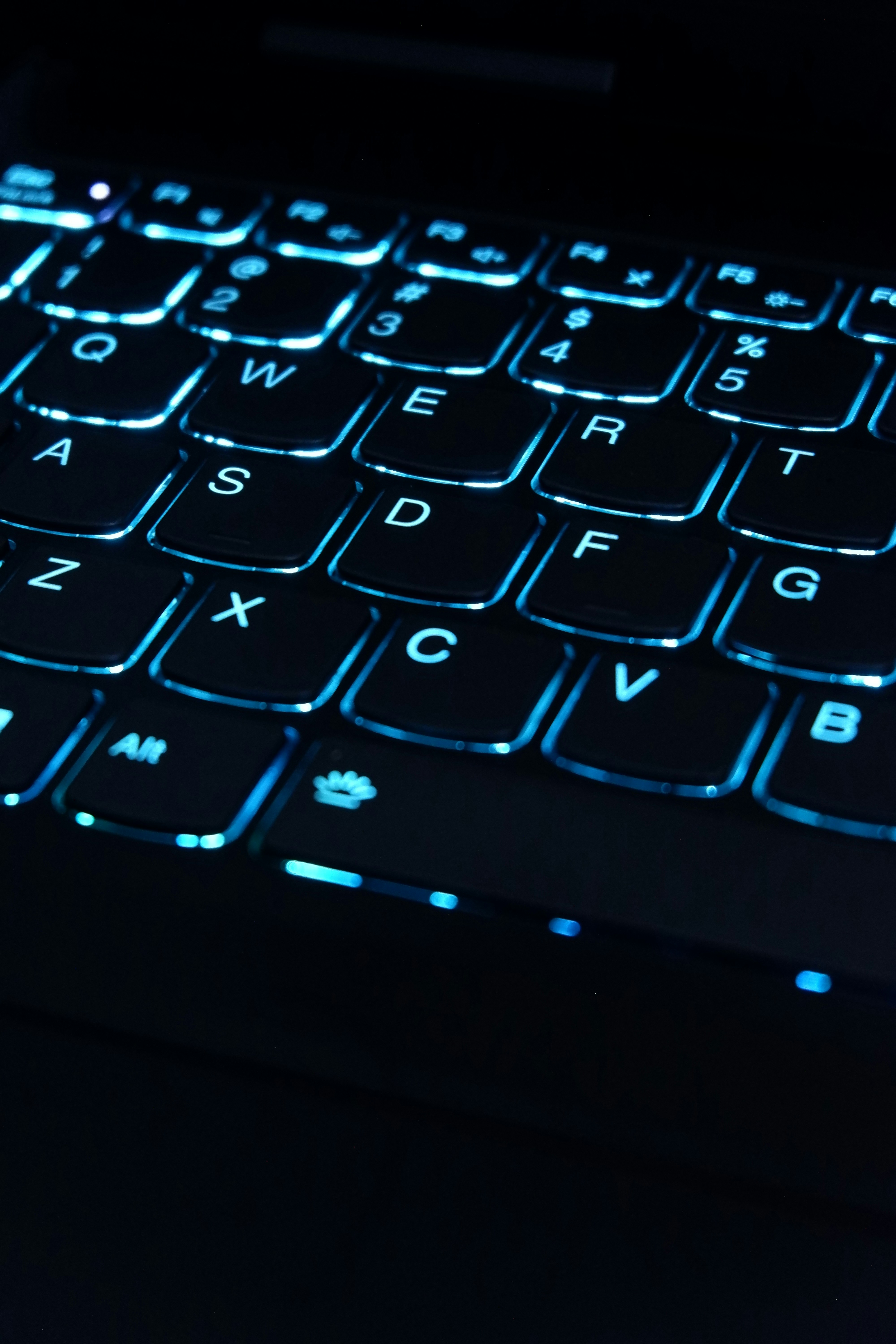 A close up view of a laptop keyboard photo – Free Computer hardware ...